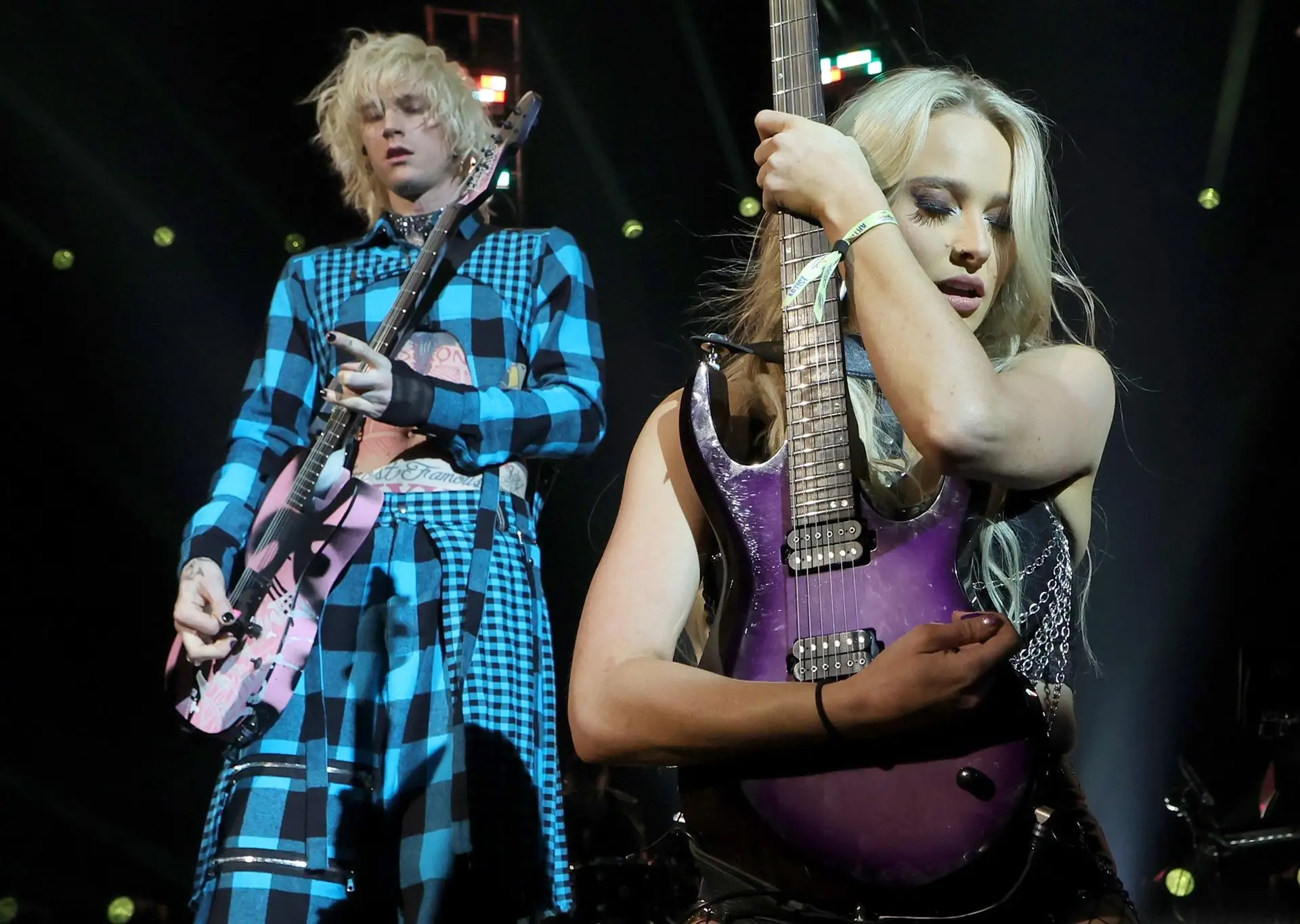 Guitarrista nega ter tido um caso amoroso com Machine Gun Kelly - Expresso