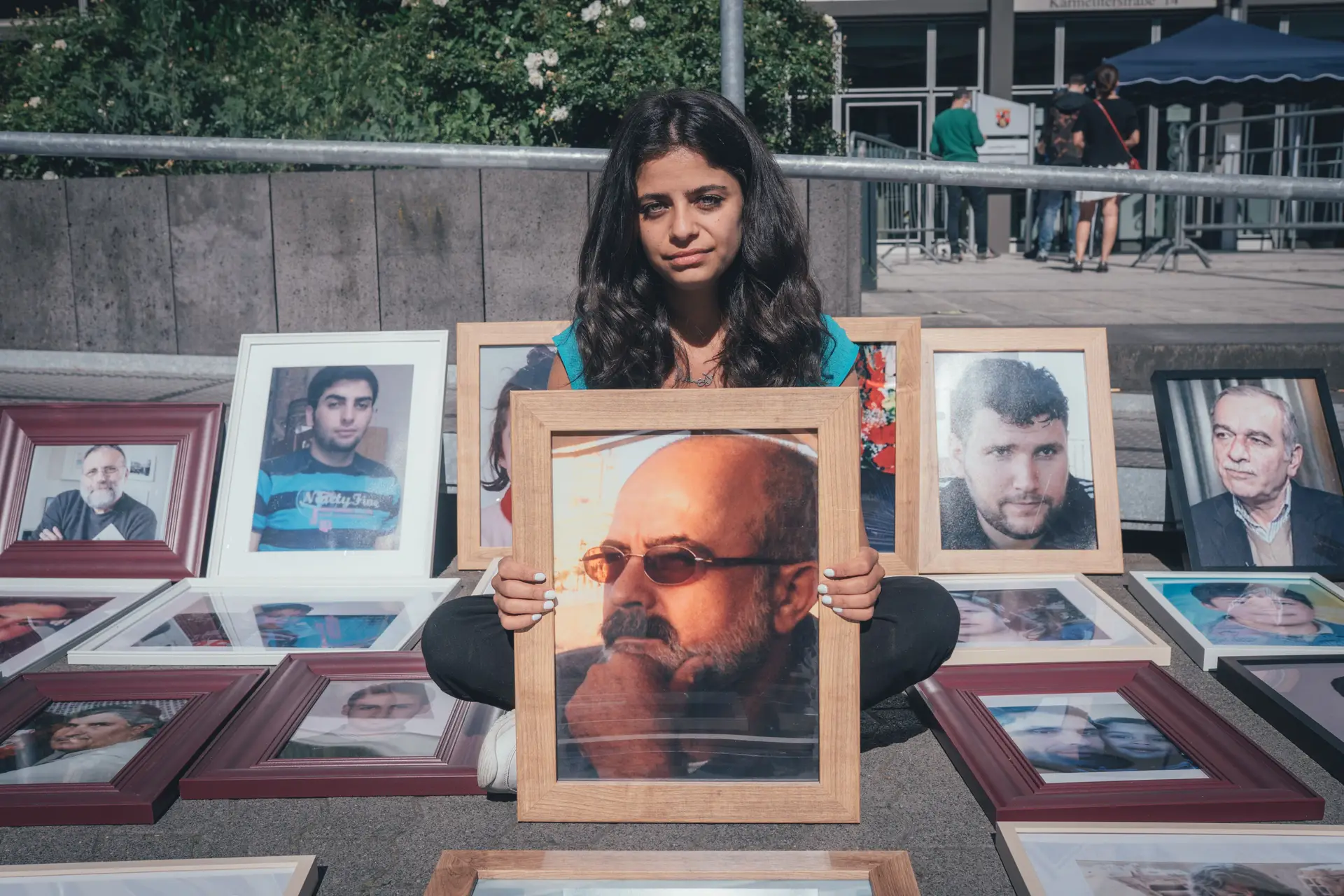 Wafa Ali Mustafa muda a biografia nas redes sociais todos os dias. Hoje ...