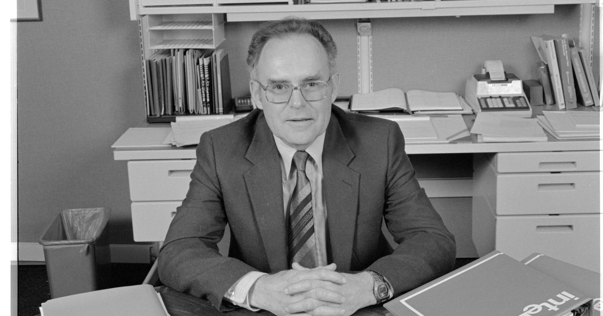 Cofundador da Intel, o homem que abriu caminho à era digital, morre com ...