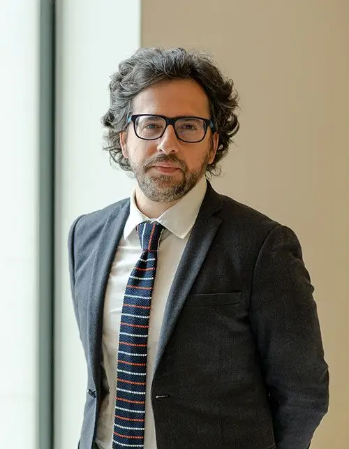 O despacho, as mensagens, a reprimenda e o email. Quem é Hugo Mendes, o ...