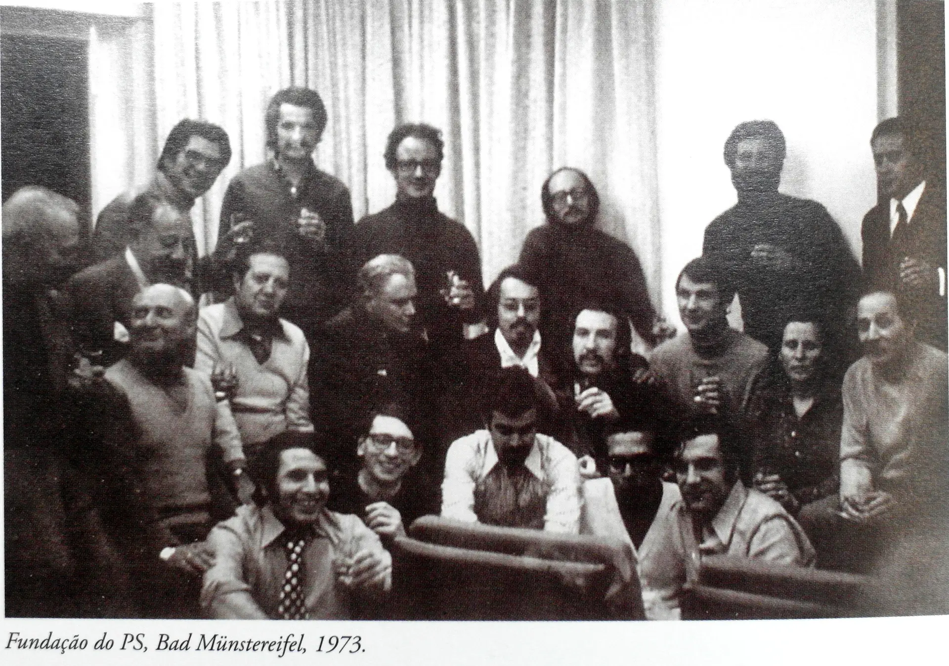 50 anos depois, PS mantém-se “fiel aos princípios" ou não tem “qualquer ...