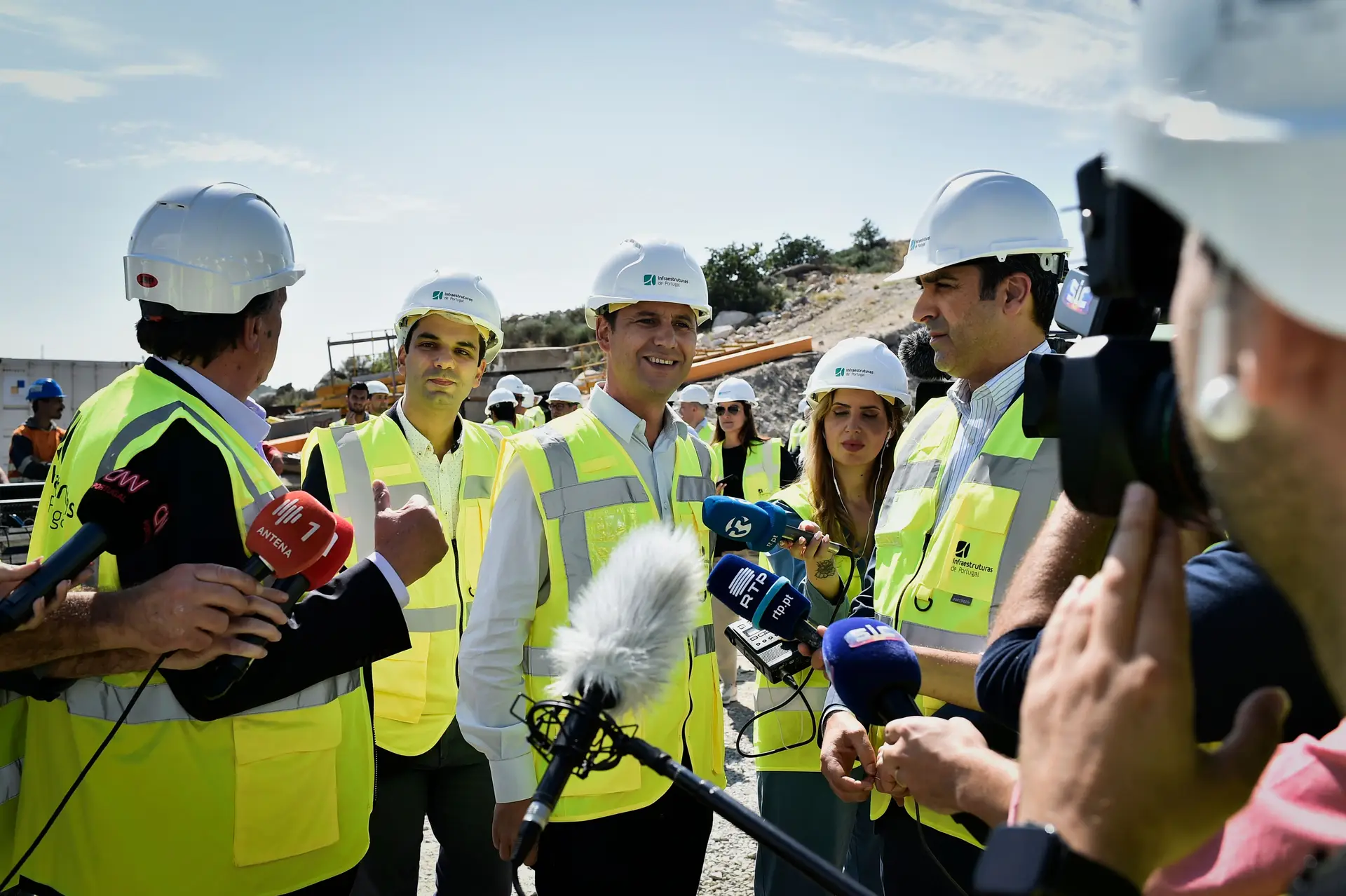 "Sinto-me extremamente motivado": João Galamba insiste que mantém ...