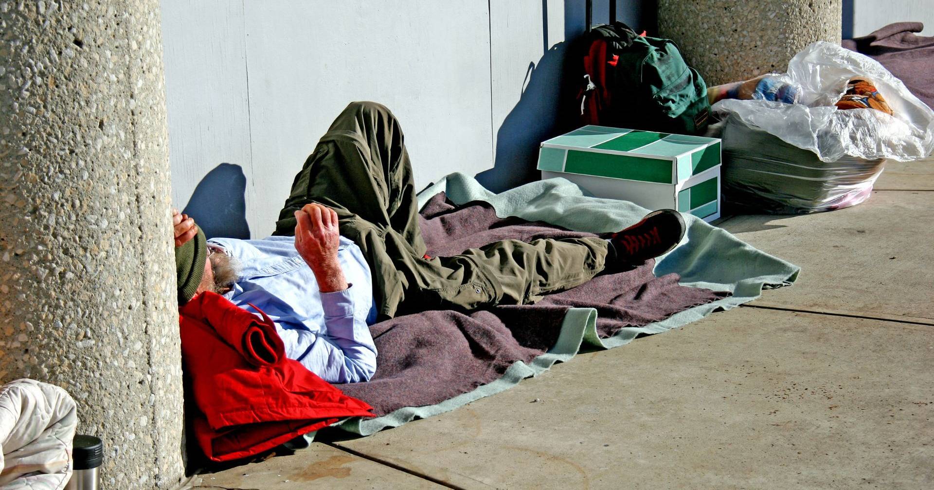 Mais de 10.700 pessoas viviam como sem-abrigo em 2022 - Expresso