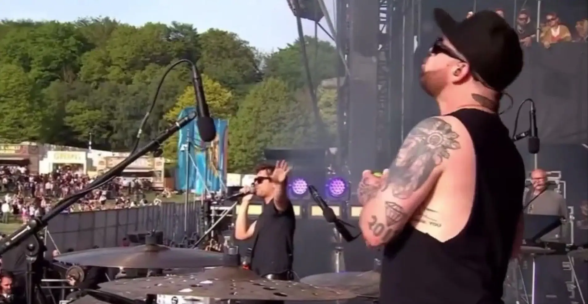 A reação mal-humorada dos Royal Blood num festival em Inglaterra está a ...