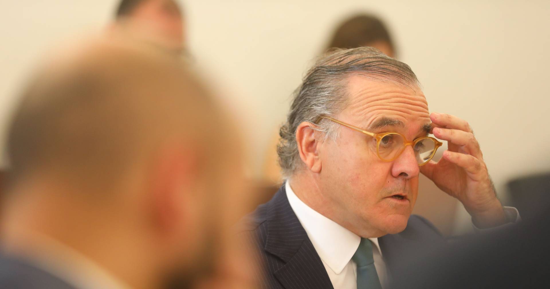 Pires de Lima atira culpas ao Governo Sócrates sobre TAP, e defende que ...