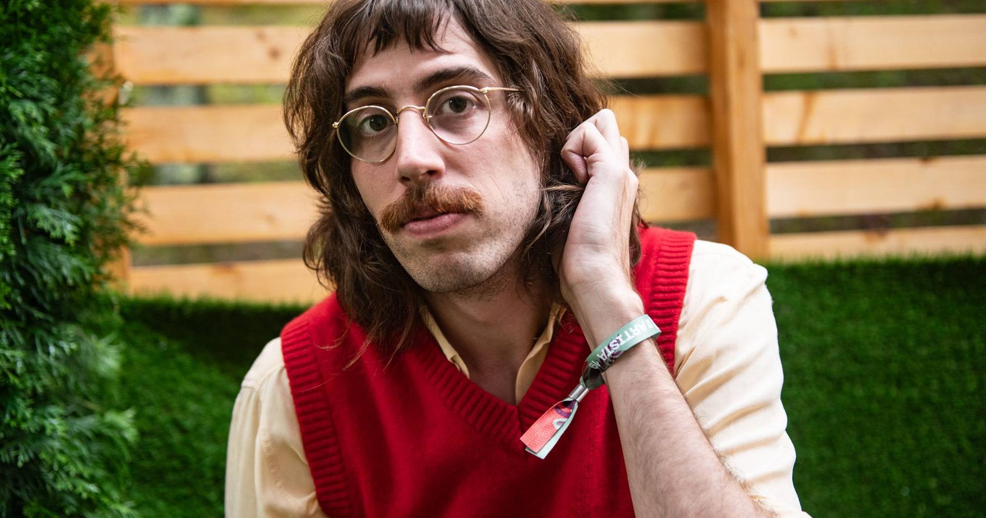 Tim Bernardes: “É quando o desgosto está muito vivo que tento pô-lo em ...