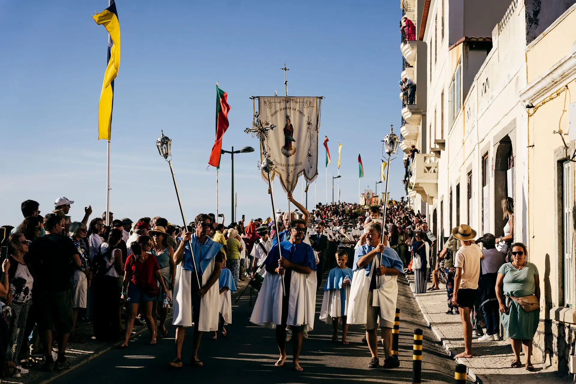 Nossa Senhora da Praia: as imagens de uma tradição com 130 anos que ...