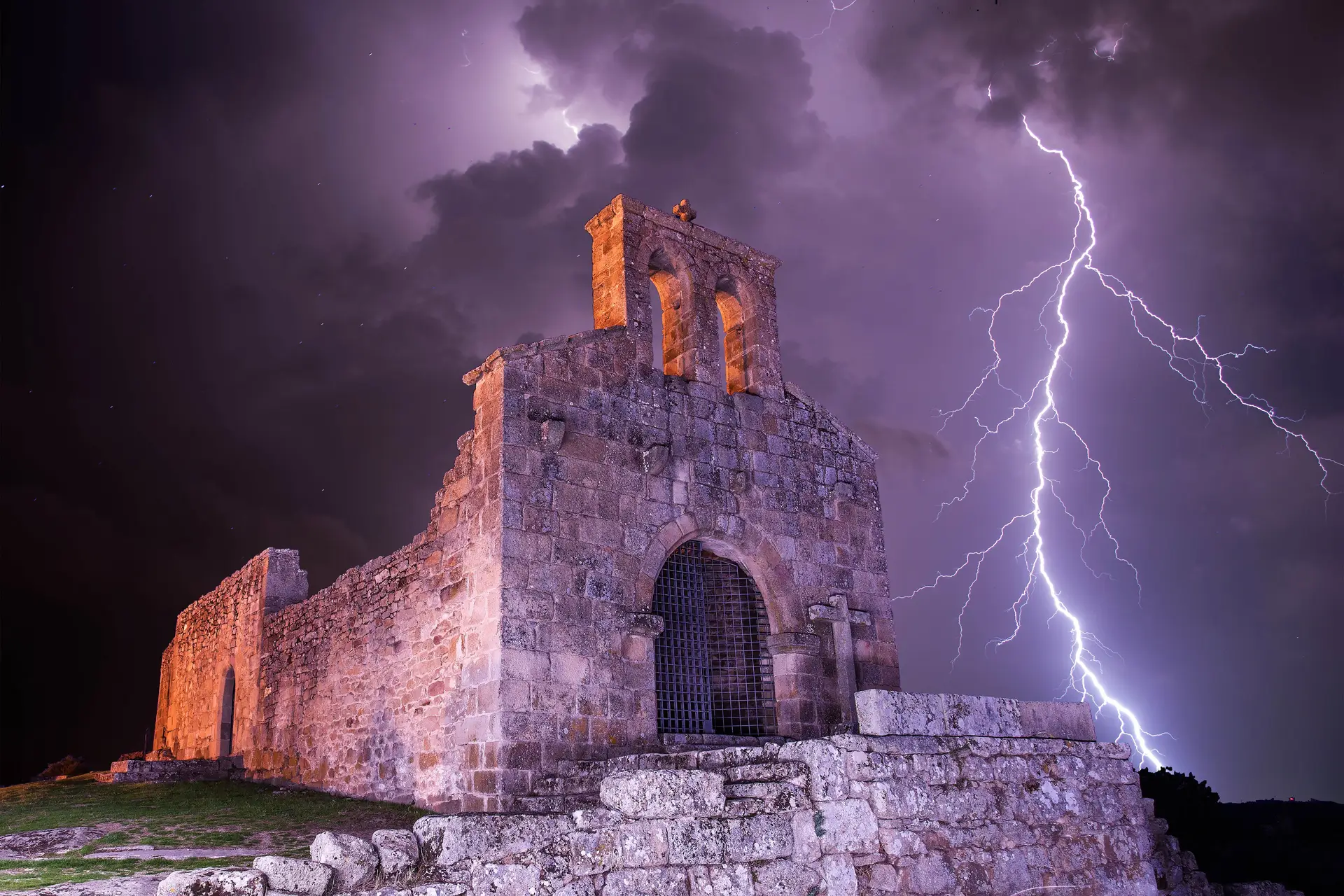 Aldeia Histórica de Castelo Mendo, um roteiro de memórias e mistérios ...