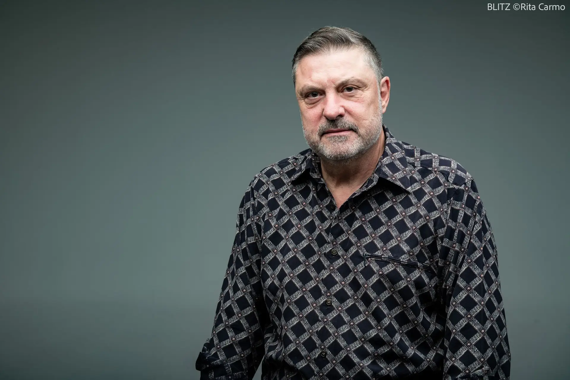 Jorge Fernando: “Uma rádio aposta num artista, toca-o de manhã à noite ...