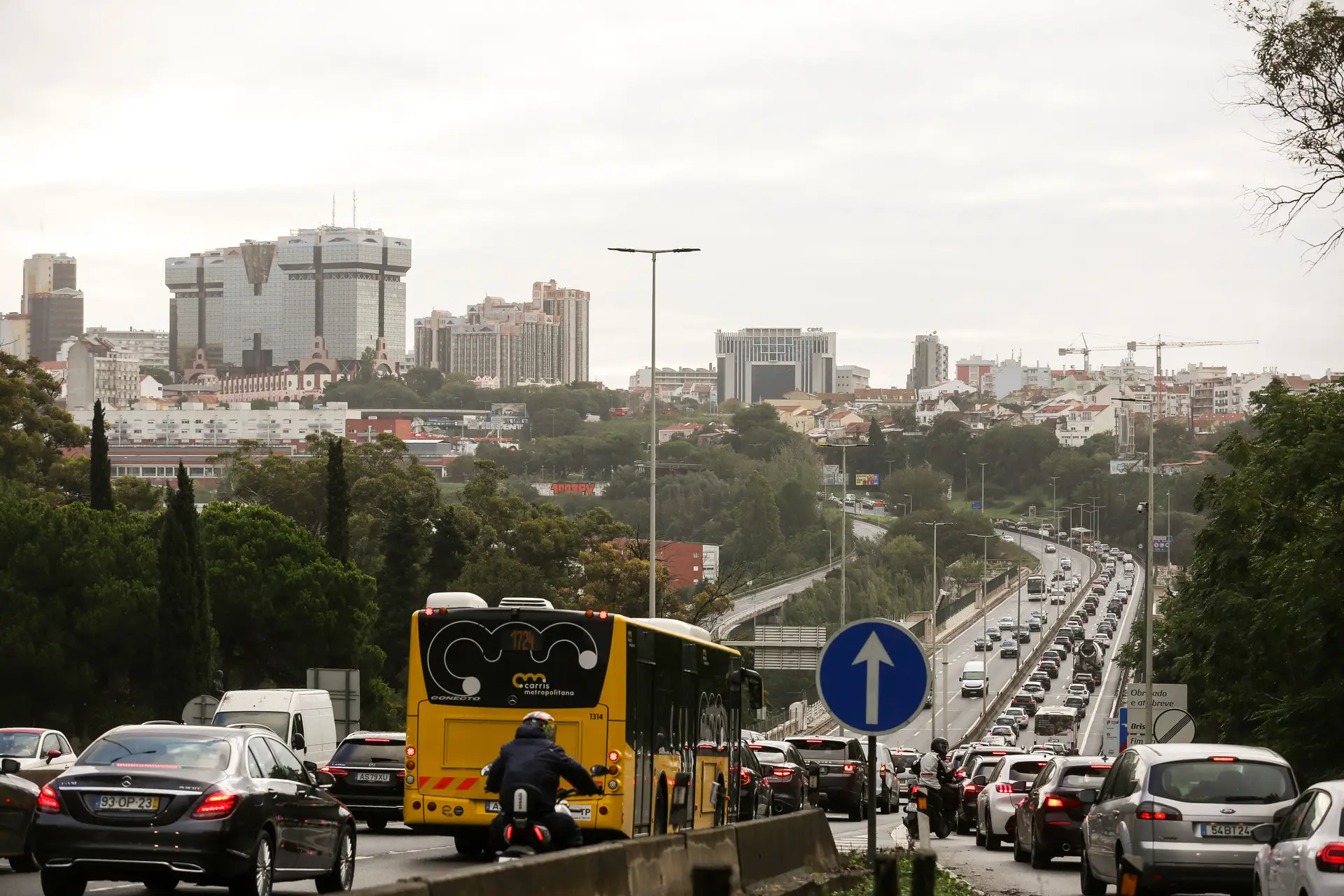 Transportes públicos de Lisboa e Porto já têm mais passageiros do que ...
