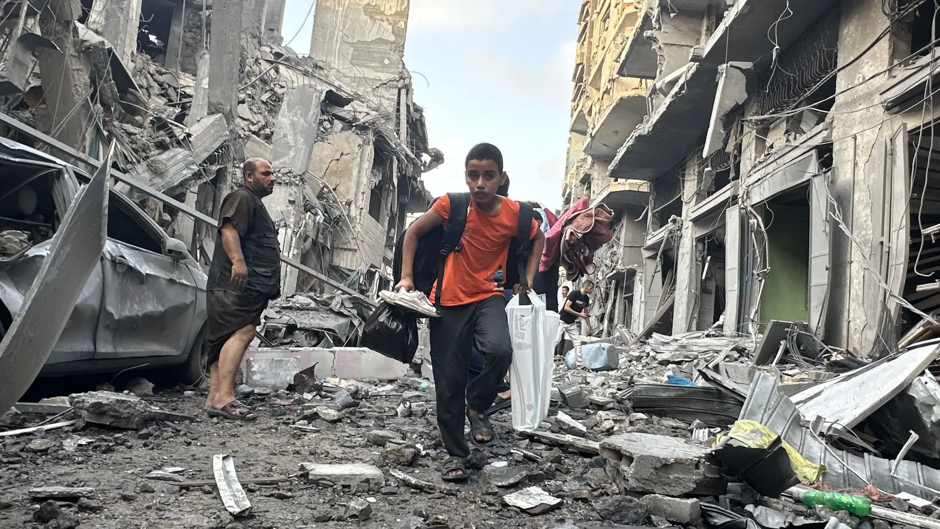 Estamos à espera da guerra? A guerra já começou - Expresso