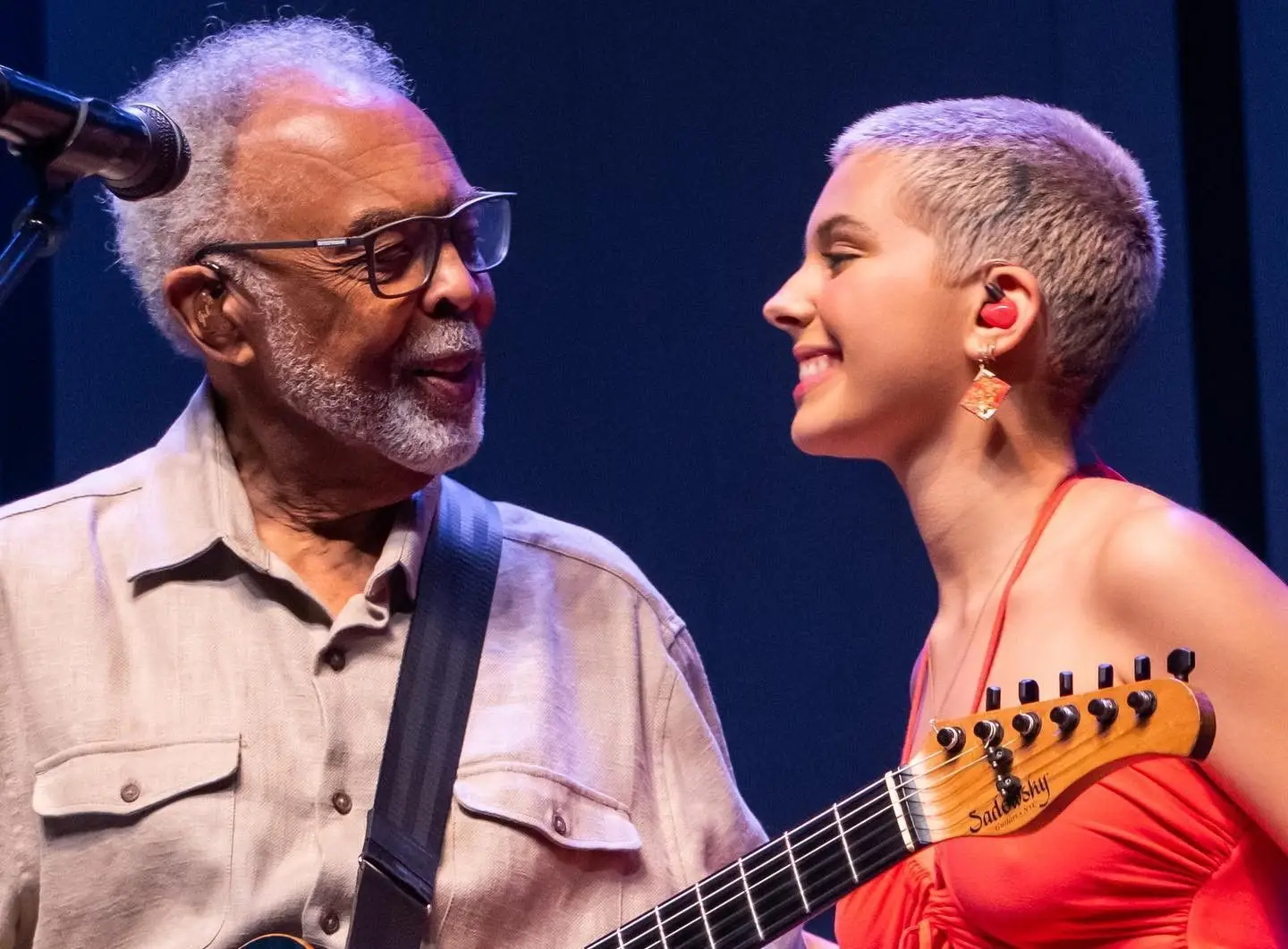 Flor Gil, neta de 15 anos de Gilberto Gil, é apoiada pela família ...
