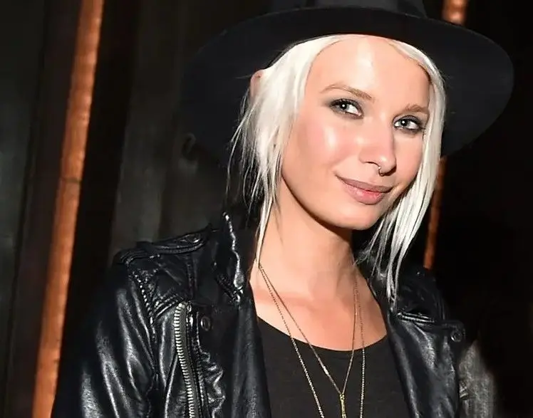 Fotógrafa dos Guns N’ Roses acusa manager da banda, o brasileiro ...