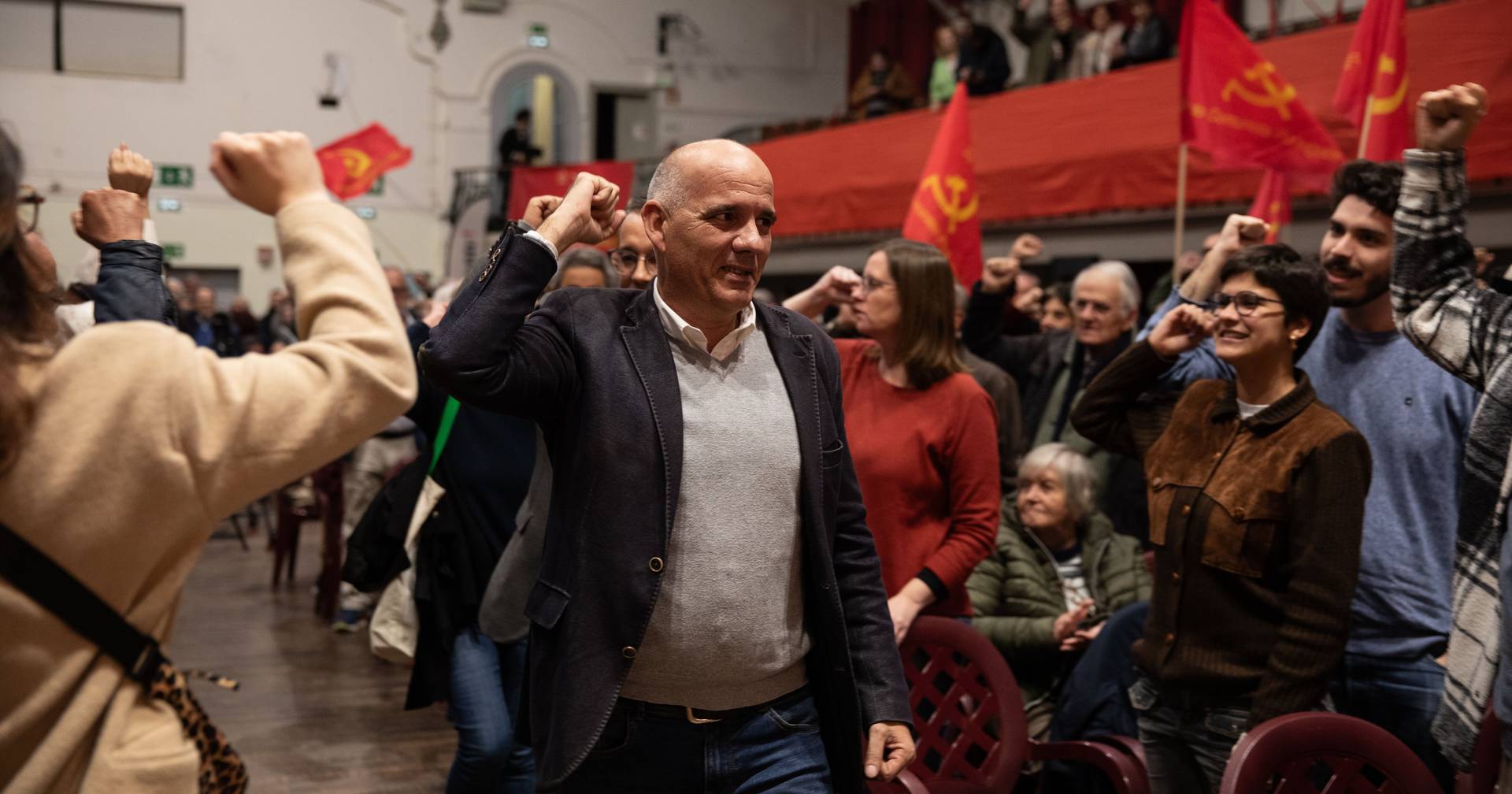 Paulo Raimundo espera estrear-se no Parlamento e recuperar os deputados ...