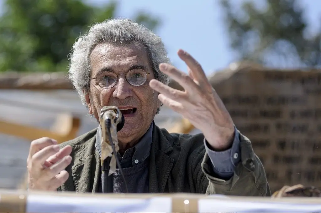 Filósofo italiano e líder de movimentos de esquerda Toni Negri morre ...