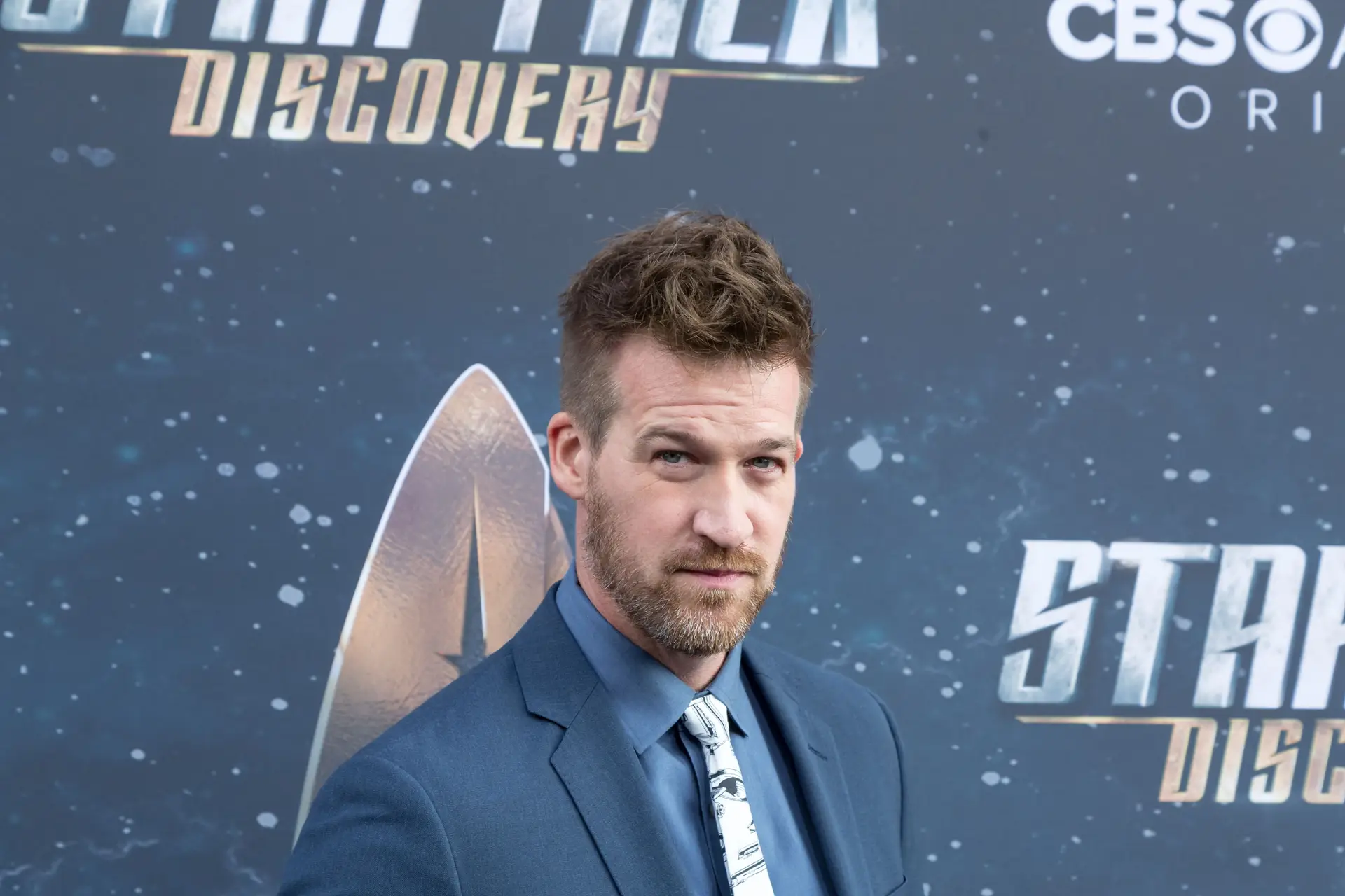 Morreu aos 49 anos o ator Kenneth Mitchell, de “Star Trek” e da Marvel ...