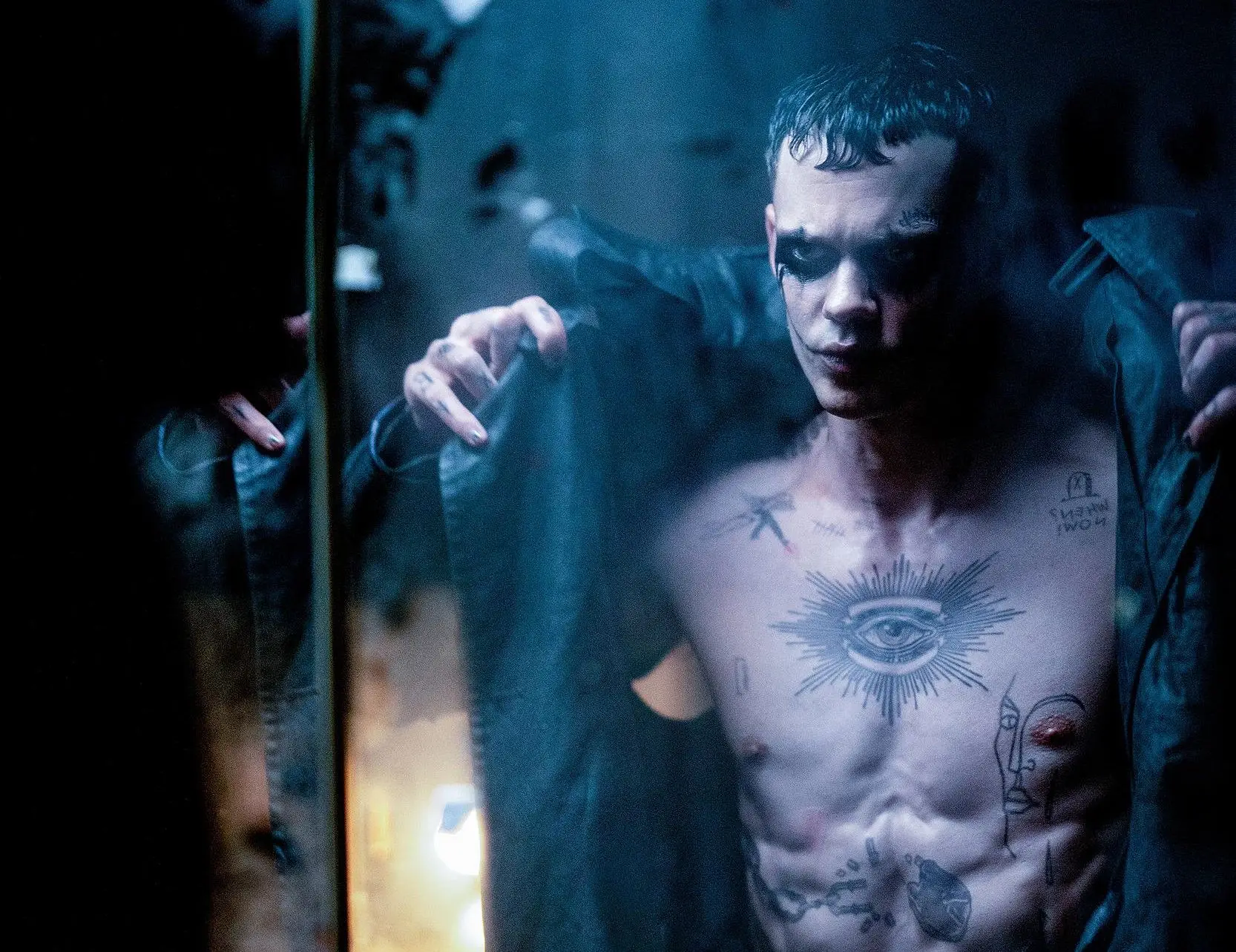 As primeiras fotos do ‘remake’ de “O Corvo”, com Bill Skarsgård - Expresso