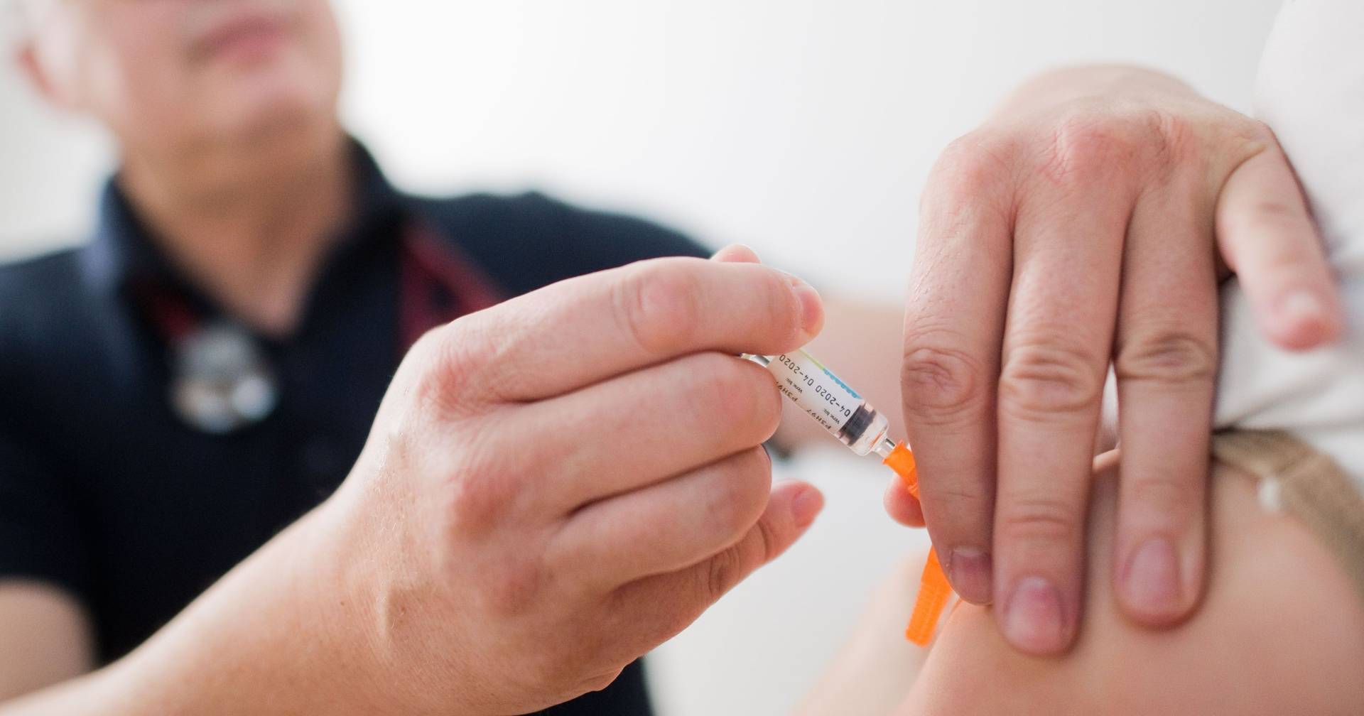 Tosse convulsa deixa médicos em alerta - Expresso