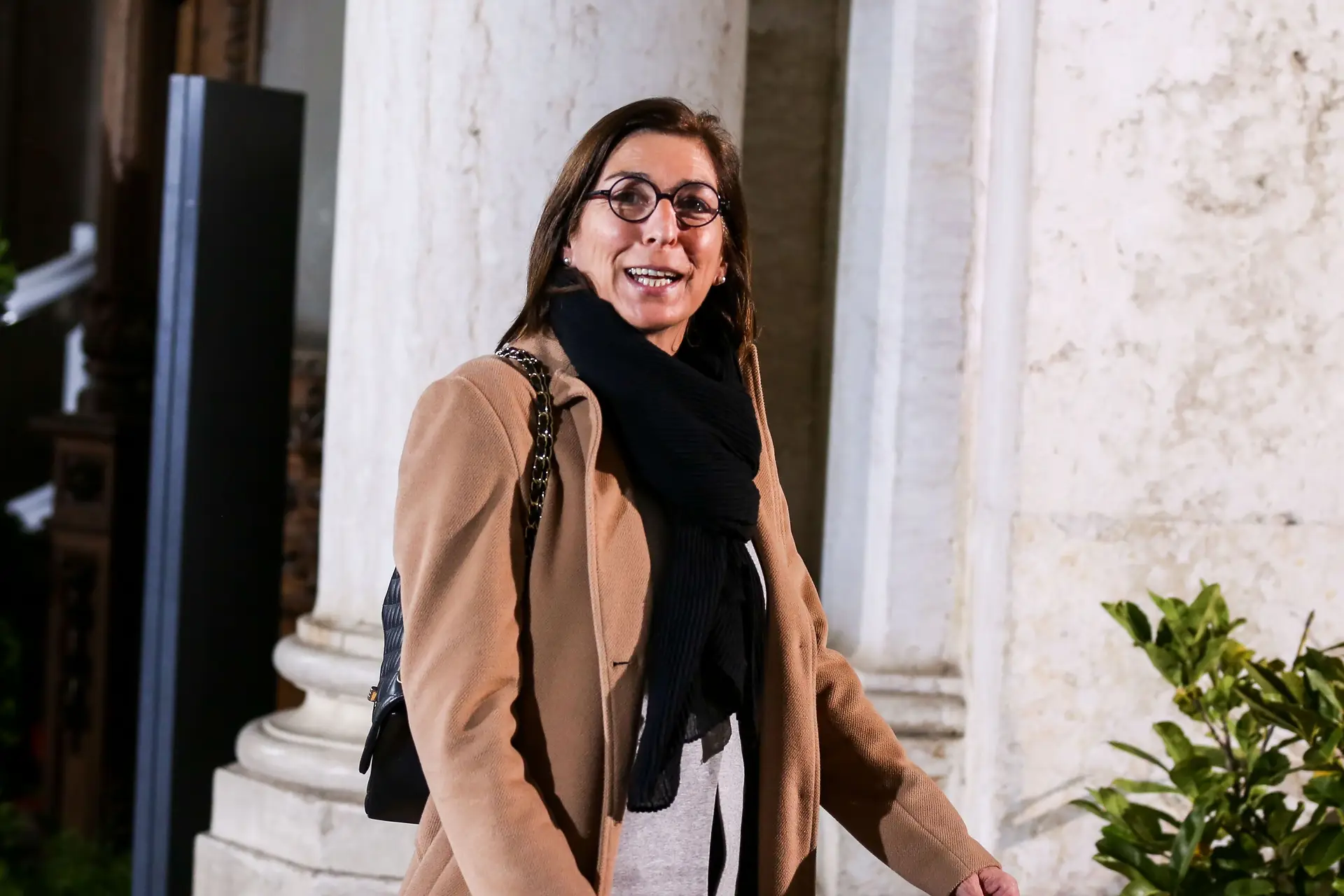 Ex-ministra Ana Catarina Mendes defende que se tem de dar tempo à AIMA ...