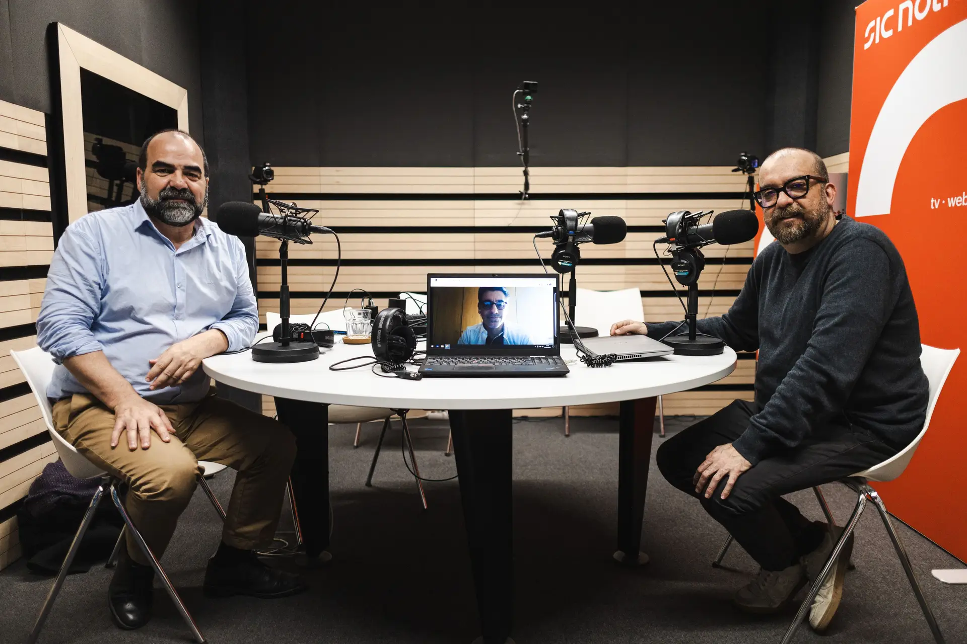 O que querem o Chega e Ventura? Vítor Matos e Miguel Carvalho respondem ...