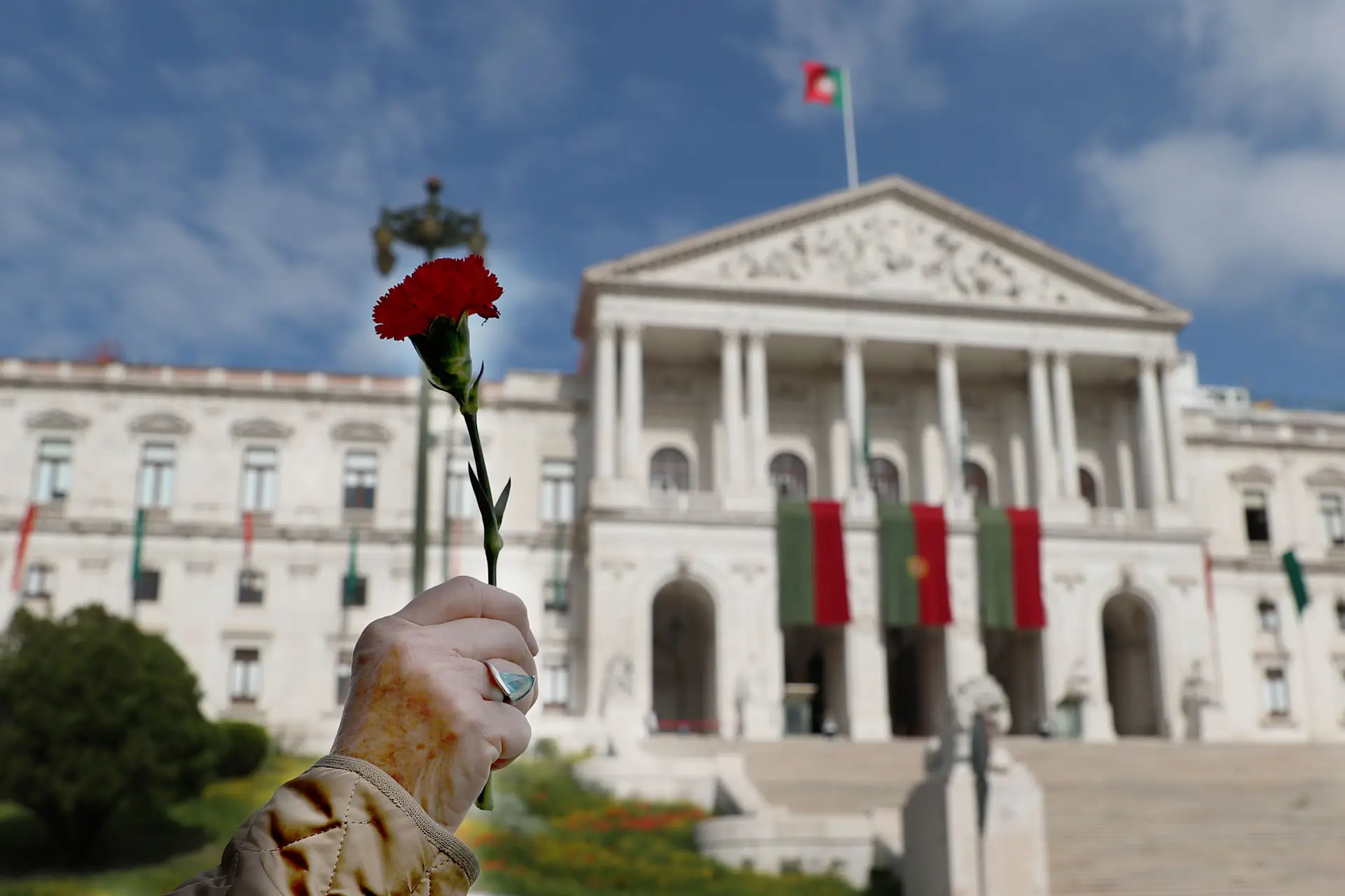 Sondagem Expresso/SIC: 25 Abril é o dia mais importante da história de Portugal (e resiste à ...