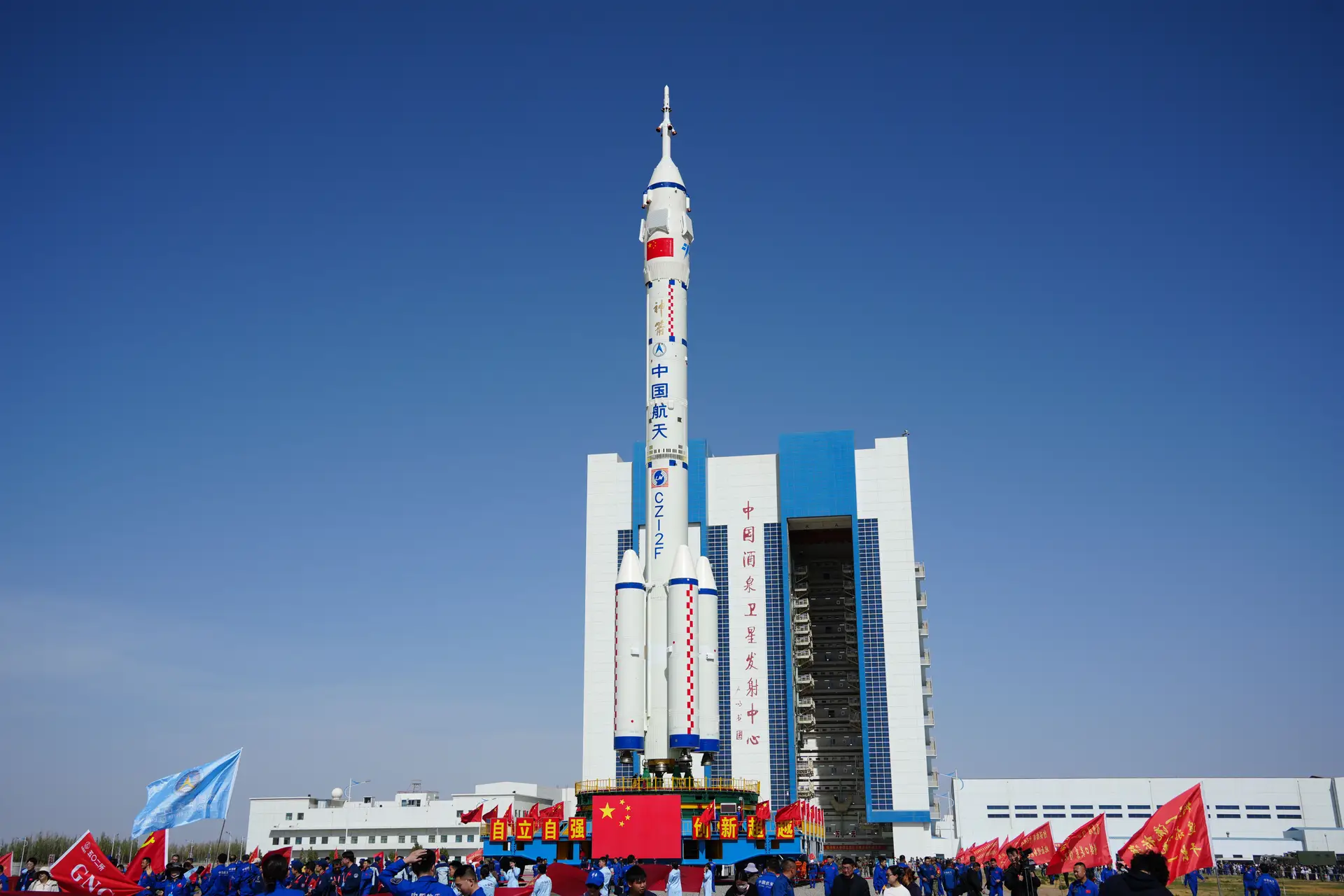 China prepara lançamento da nave espacial tripulada Shenzhou-18 - Expresso