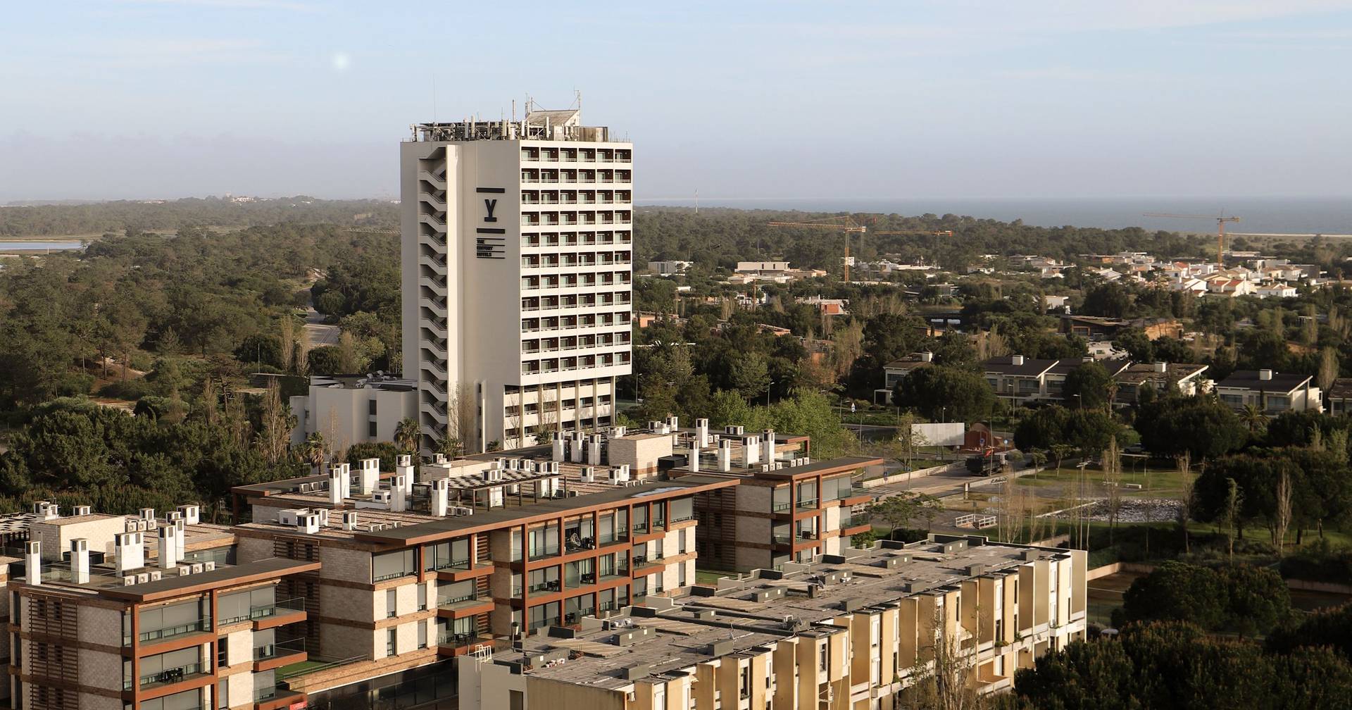 SC Investments, da família Azevedo, vende Tróia Resort à Arrow Global ...