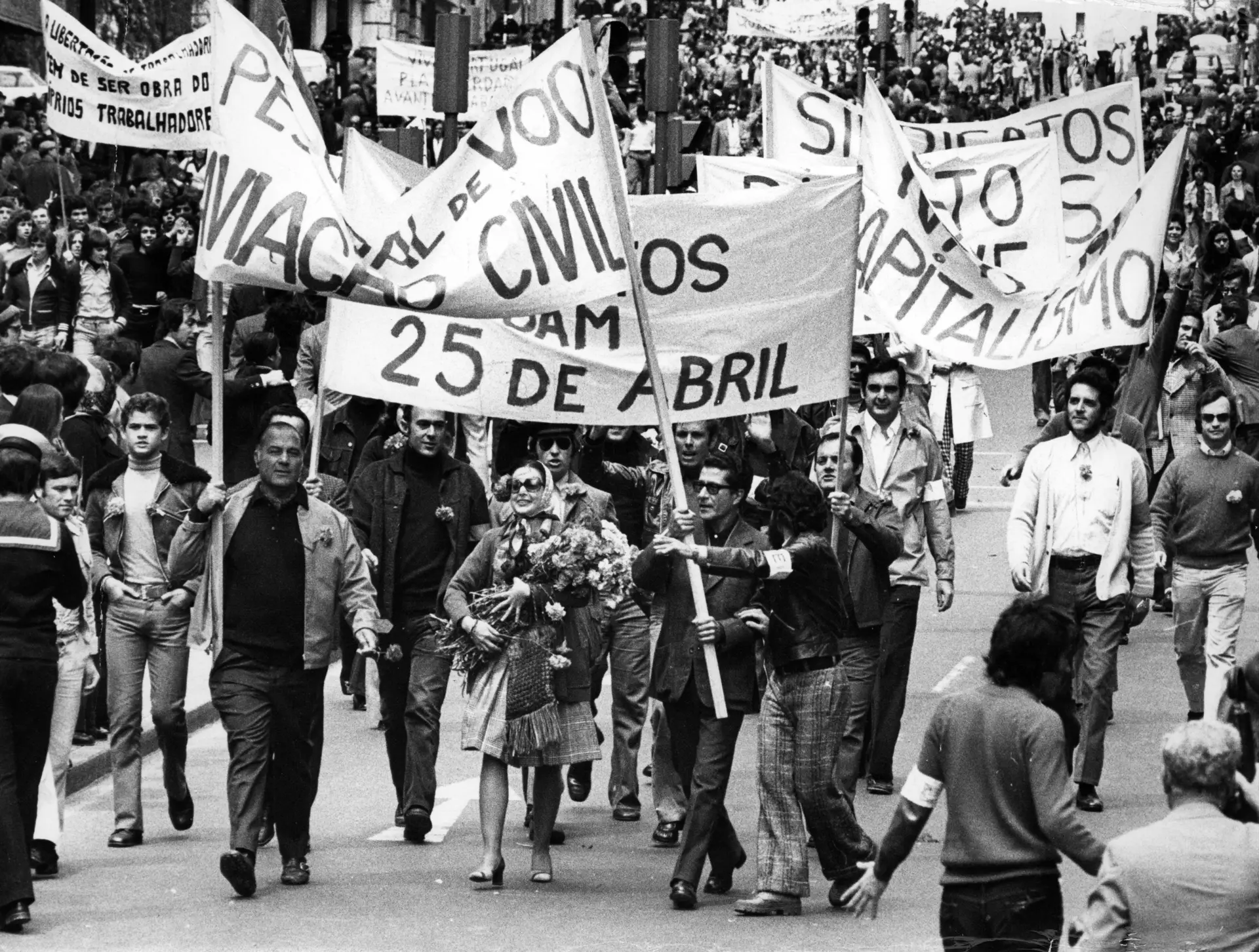 Eram muitos muitos mil, a imensa alegria do 1º de Maio de 1974