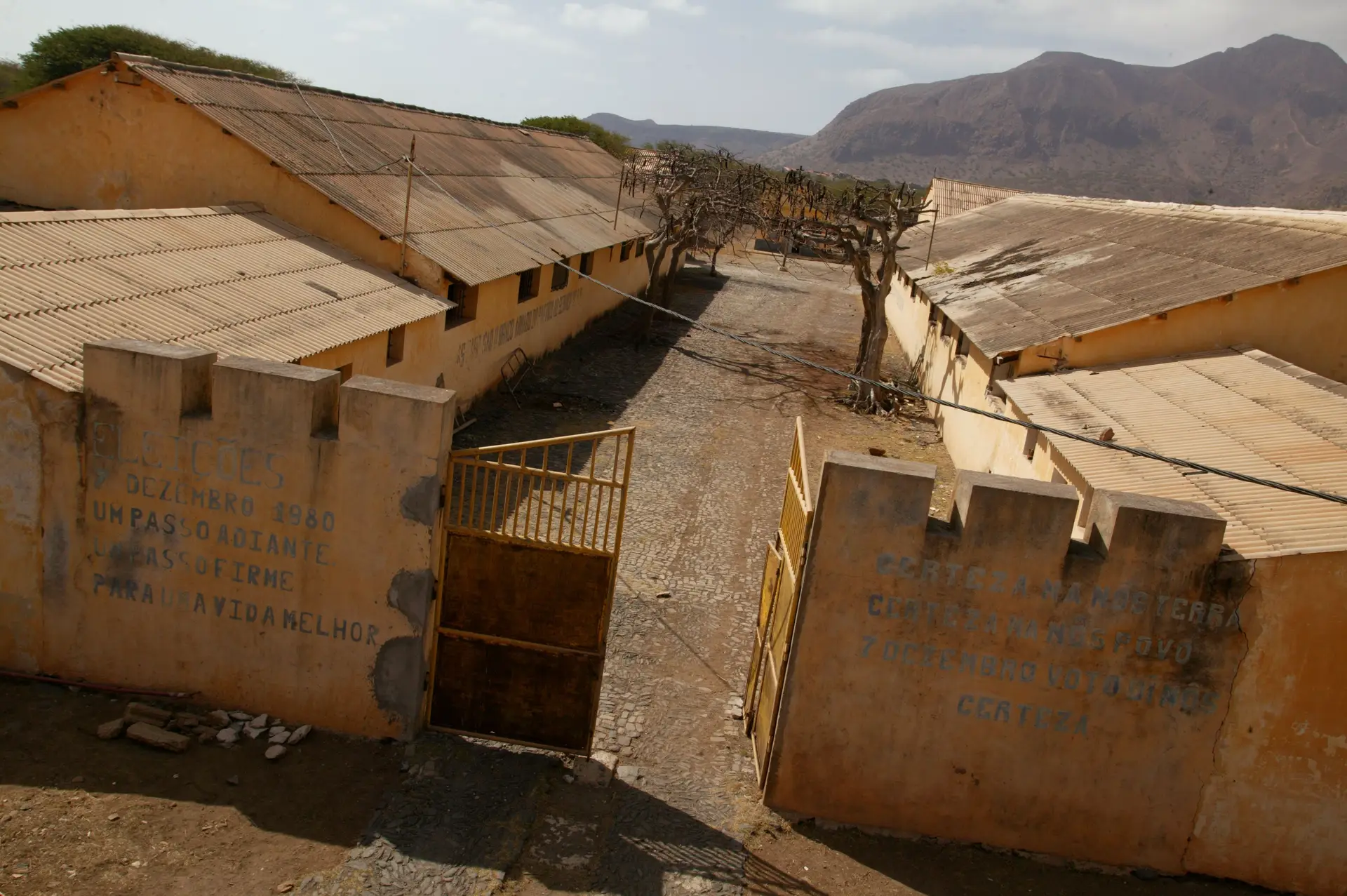 Tarrafal: Verdades e mentiras do Campo de Trabalho de Chão Bom - Expresso