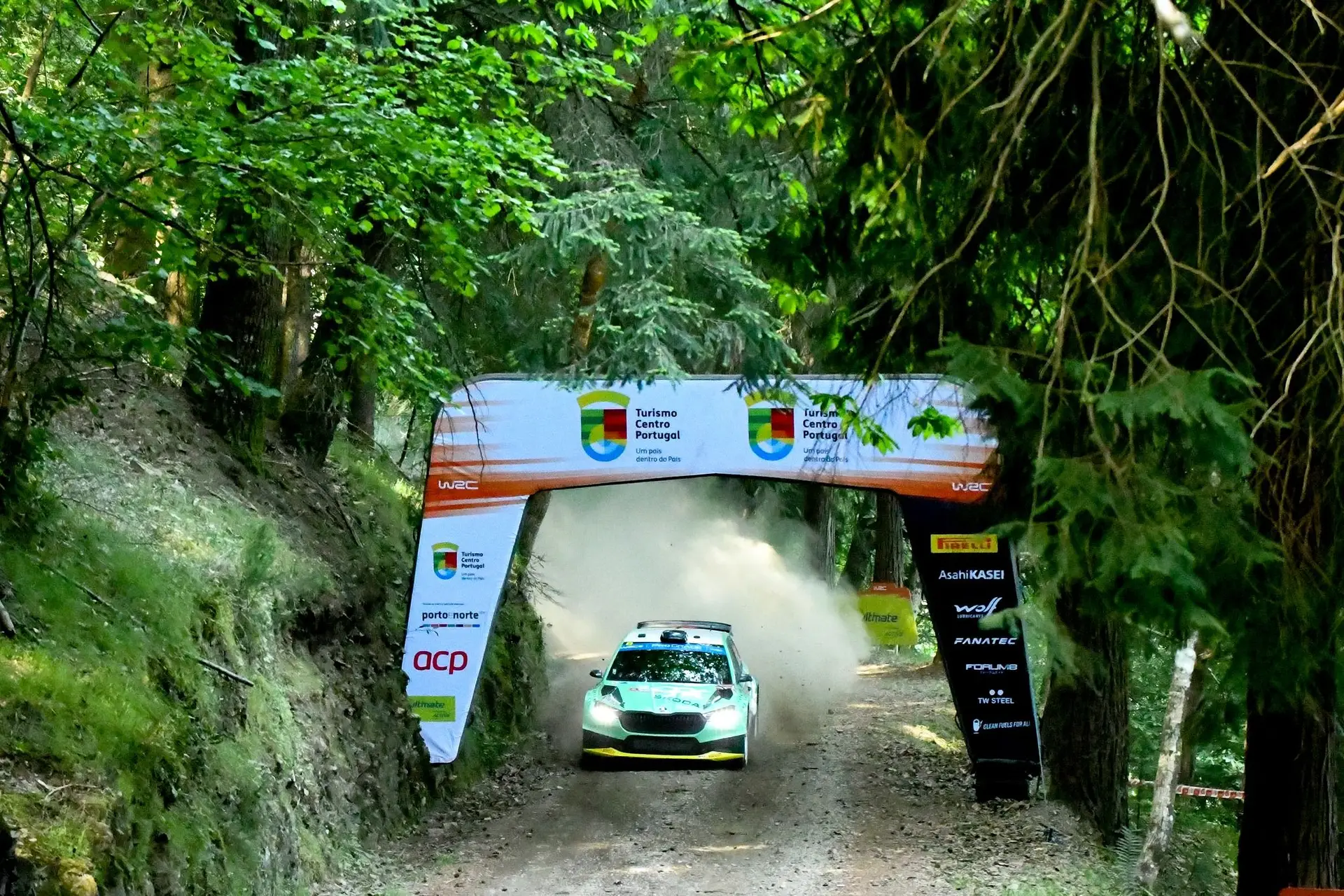 Entre o Norte e o Centro de Portugal, acelera-se à descoberta das mais ...