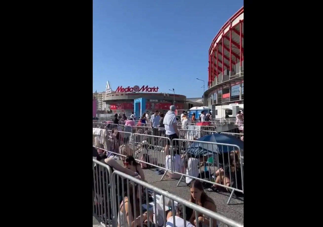 O vídeo que mostra a fila para entrar no Estádio da Luz, a horas do ...