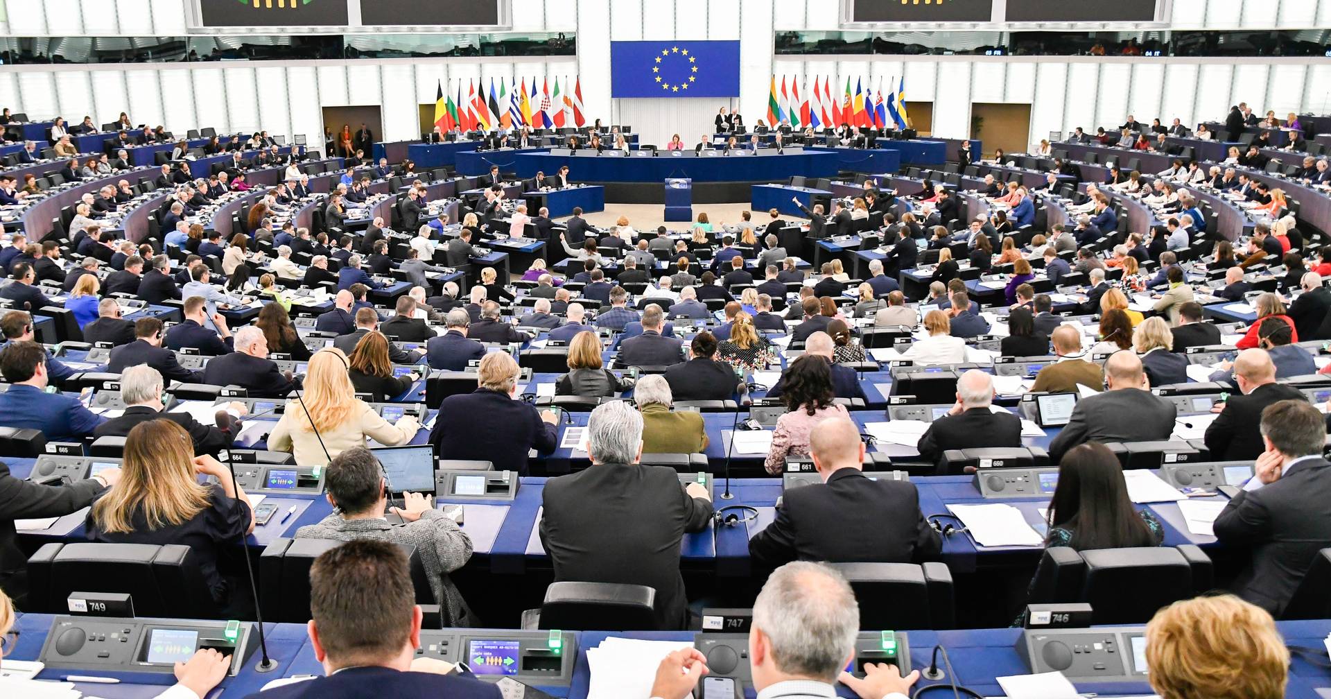 TCE diz que as instituições europeias estão a falhar na forma como ...