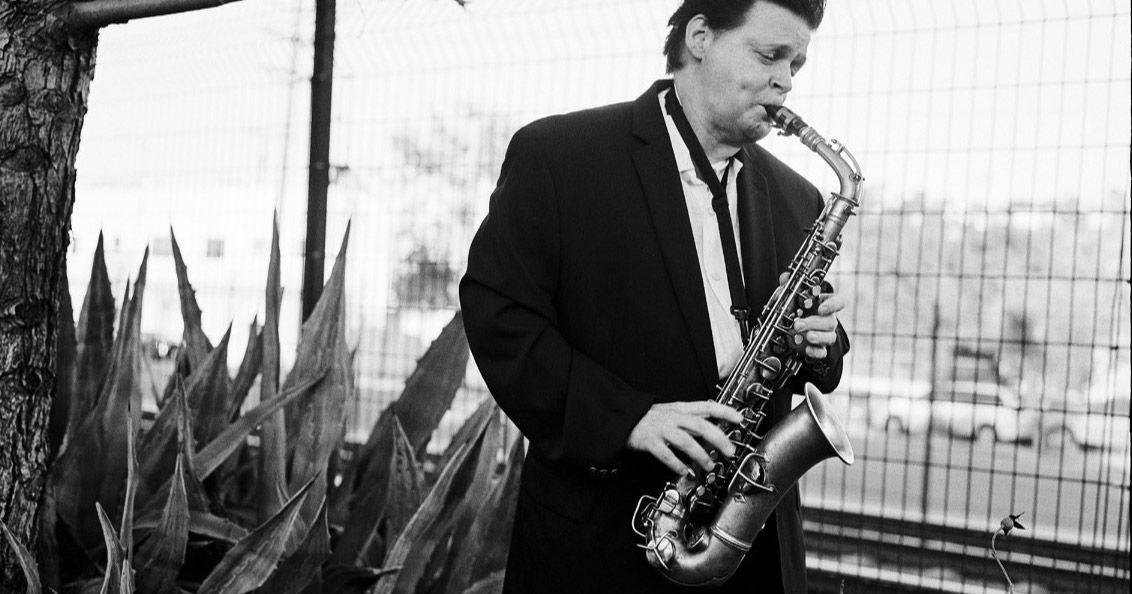Morreu o saxofonista James Chance, aos 71 anos - Expresso