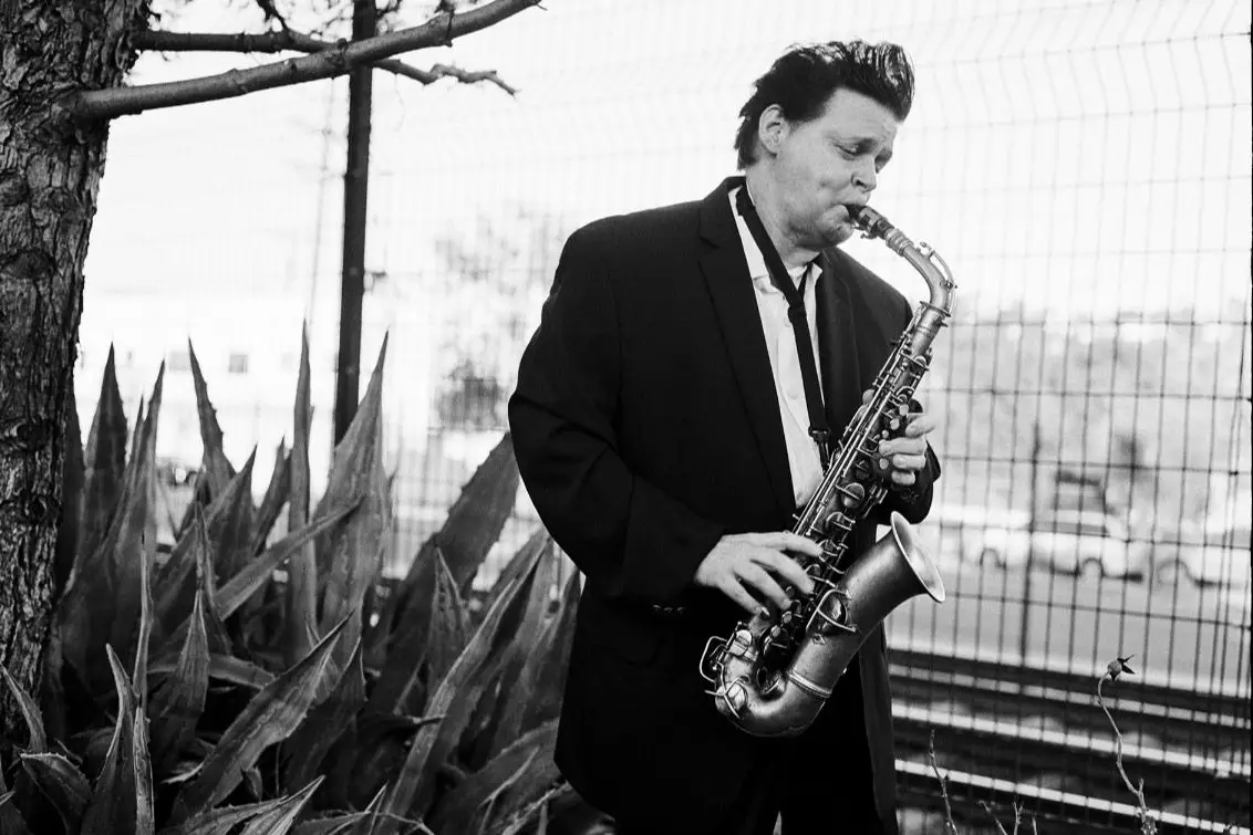 Morreu o saxofonista James Chance, aos 71 anos - Expresso