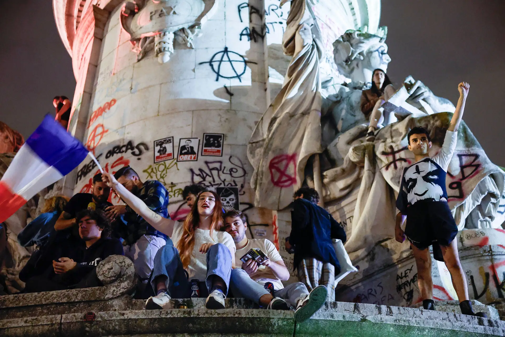 Bolsas europeias sem rumo definido na ressaca das eleições em França ... Bolsas europeias sem rumo definido na ressaca das eleições em França ...