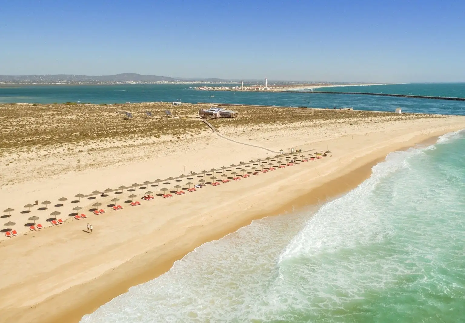 Em passeio por Faro, a cosmopolita capital do Algarve, que convida a ...