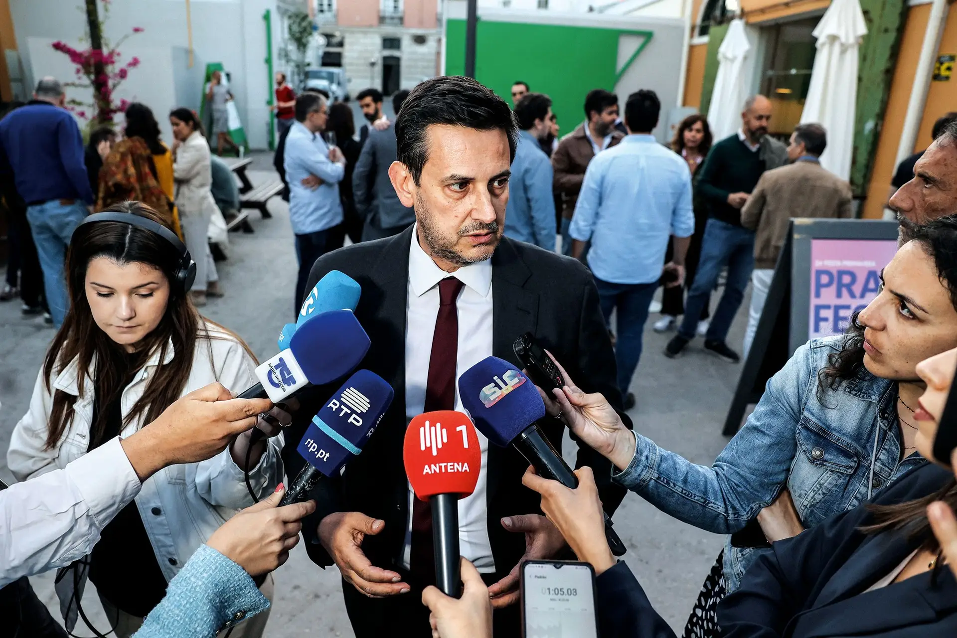 Rui Rocha diz que que Montenegro daria "sinal importante" se ...