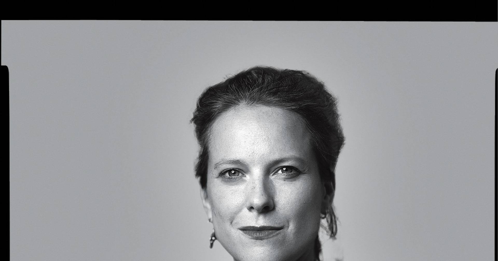 Quem é Lucie Castets, a economista que poderá vir a ser primeira ...