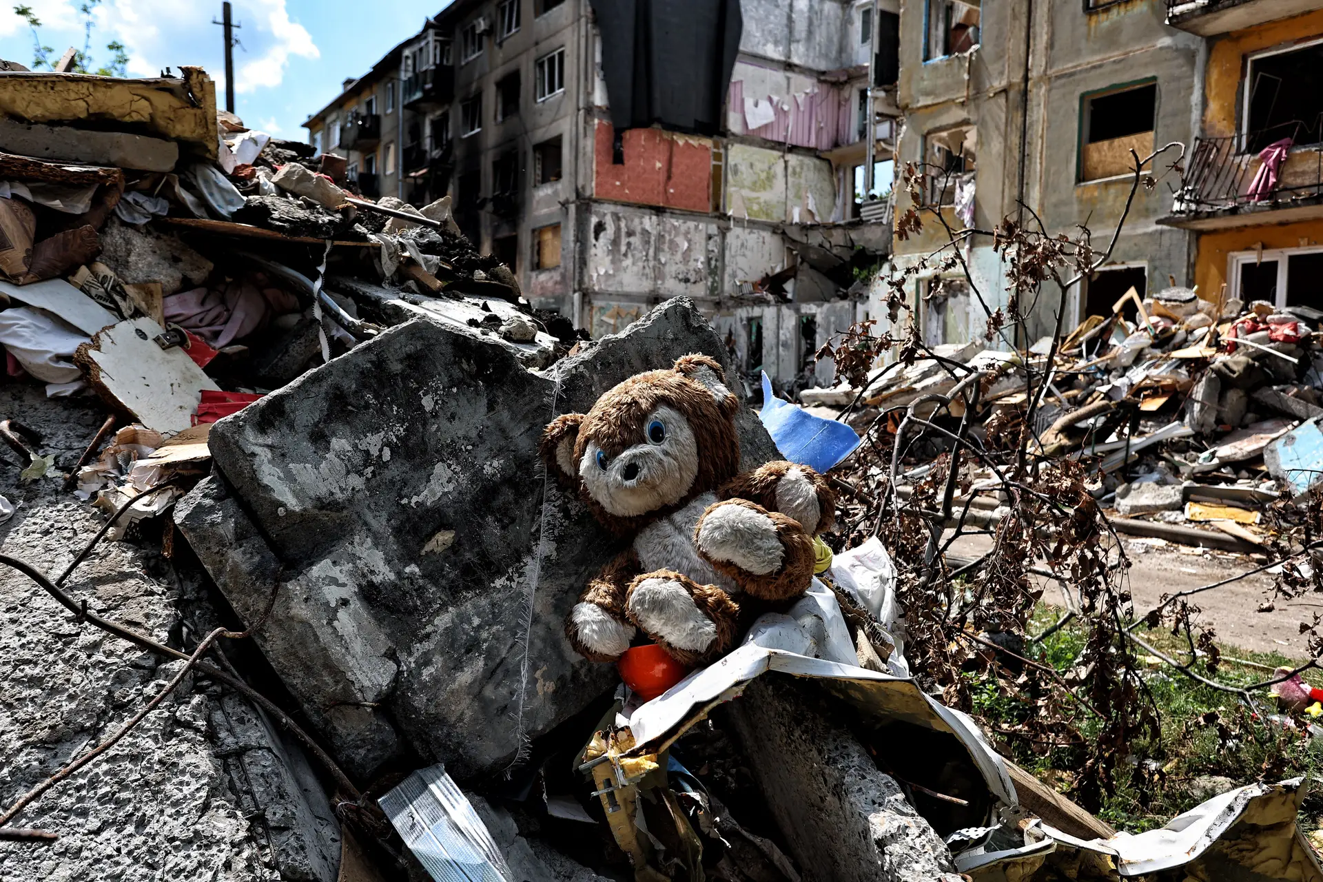 Ucrânia ataca campo de aviação perto de Volgograd e Rússia avança em ...