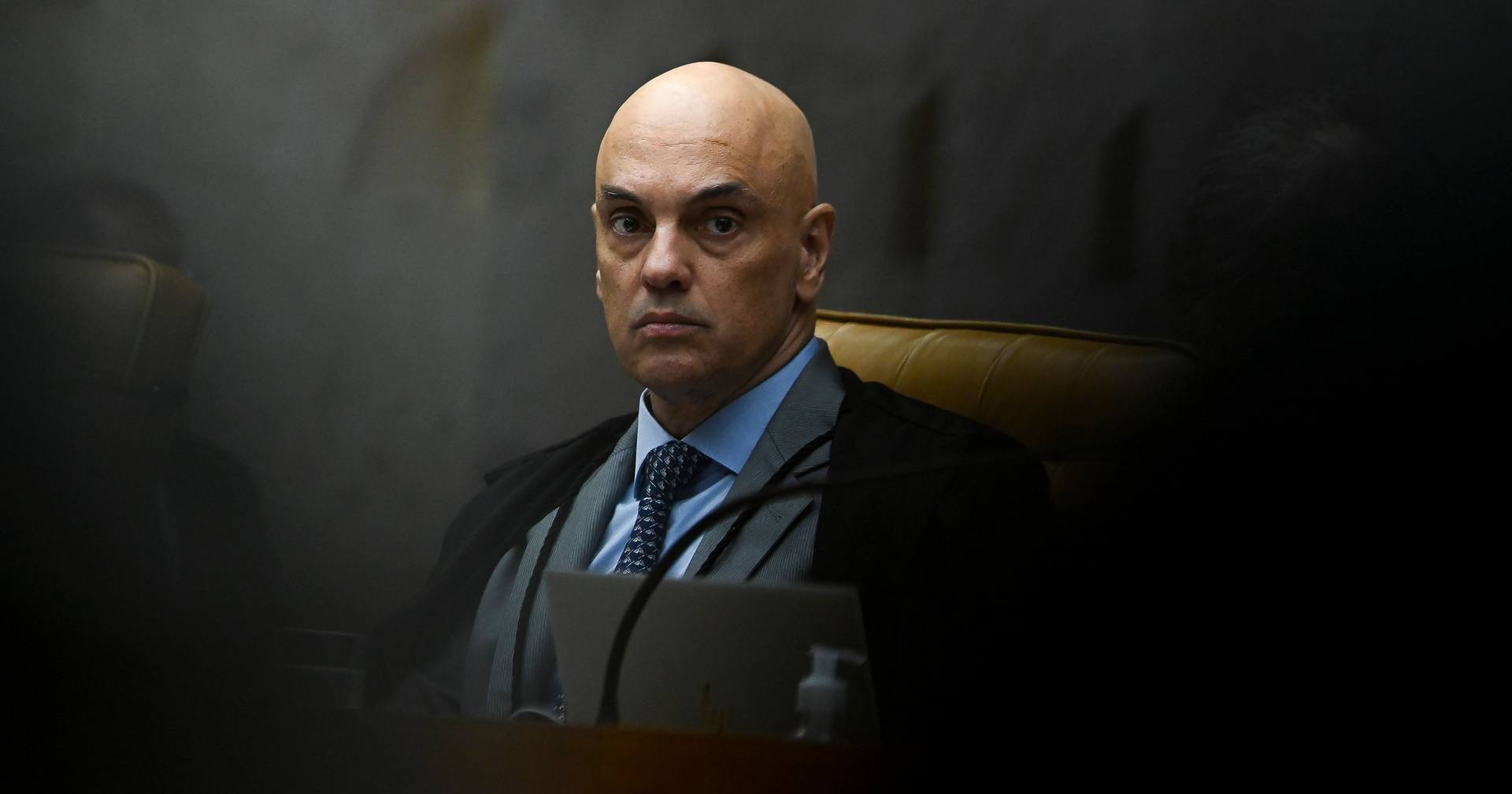 Brasil multa rede social X em €824 mil/dia por desrespeitar bloqueio do ...