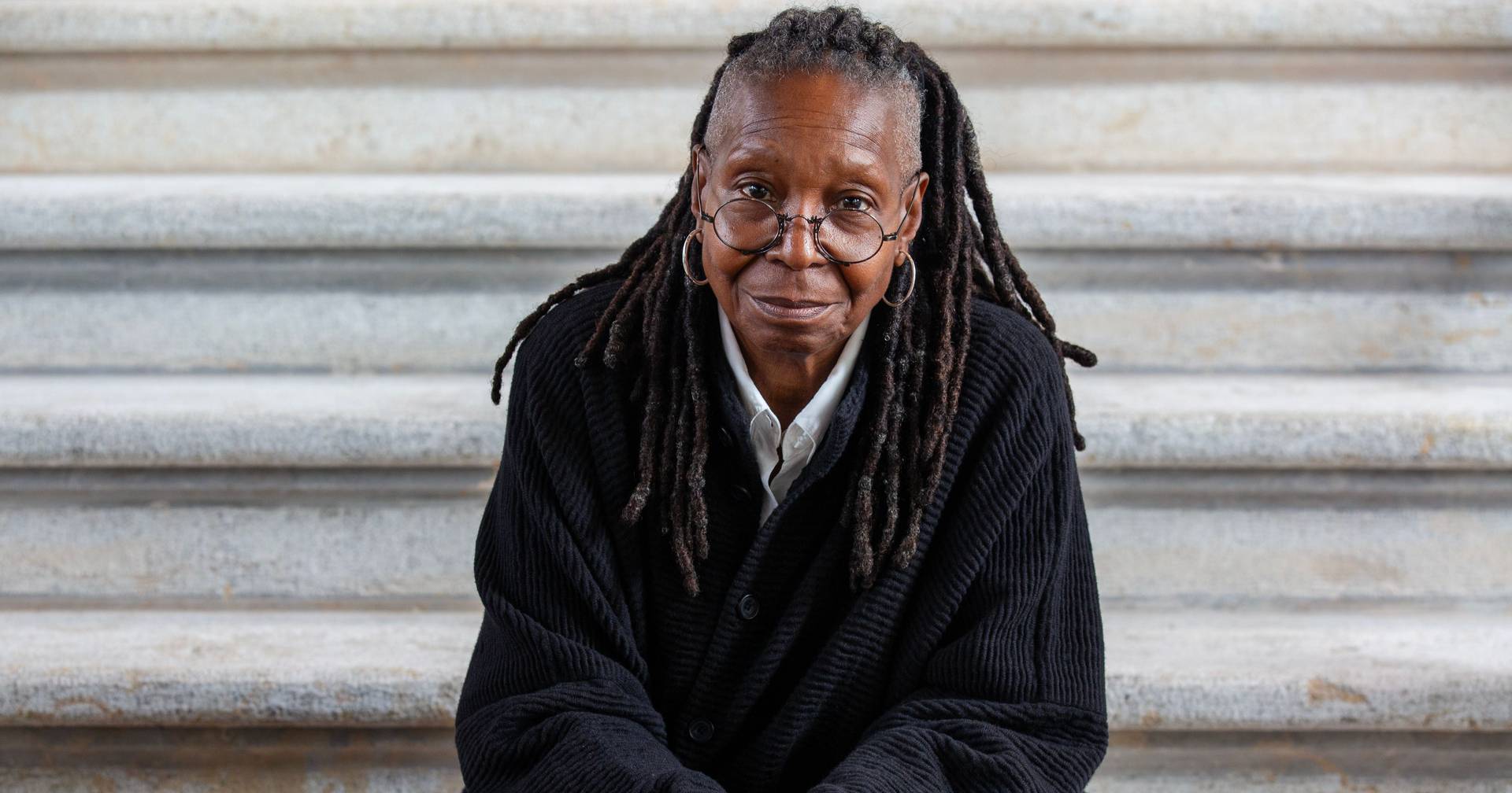 Whoopi Goldberg: “A comédia tem o poder de um abraço” - Expresso