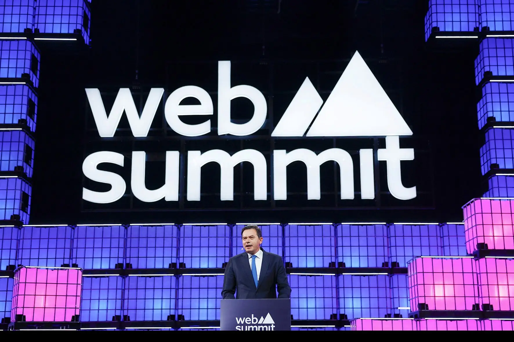 Web Summit congestiona o céu de Lisboa: jatos privados já estão a ser ...