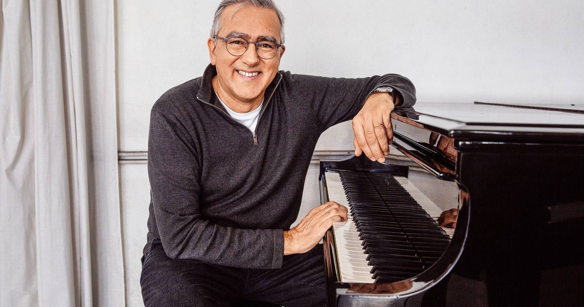 Luís Tinoco quer uma música para lá do entretenimento - Expresso