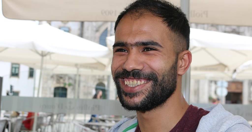 Manhal só quer “uma vida normal” porque a sua nada teve de comum ...