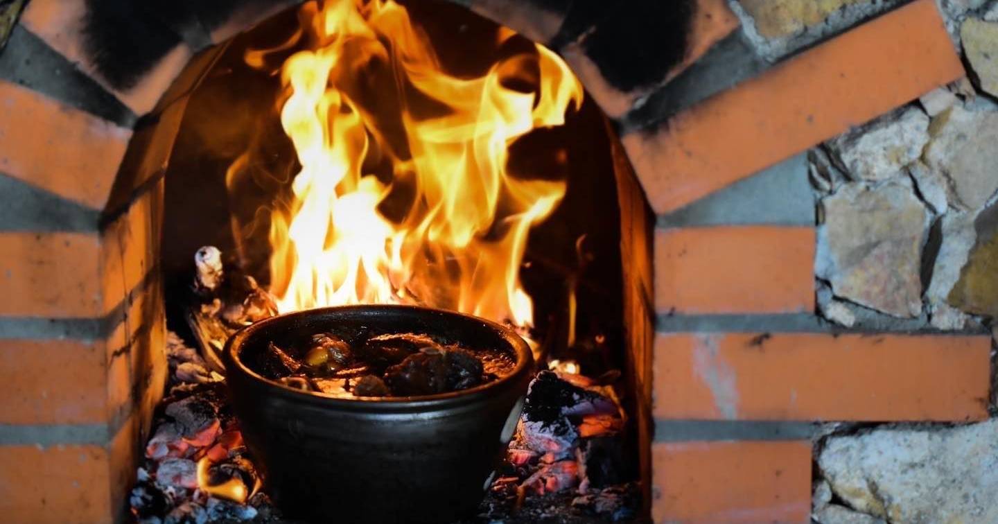 Preparem-se as caçoilas! Em Vila Nova de Poiares, a “Chanfana” é rainha ...