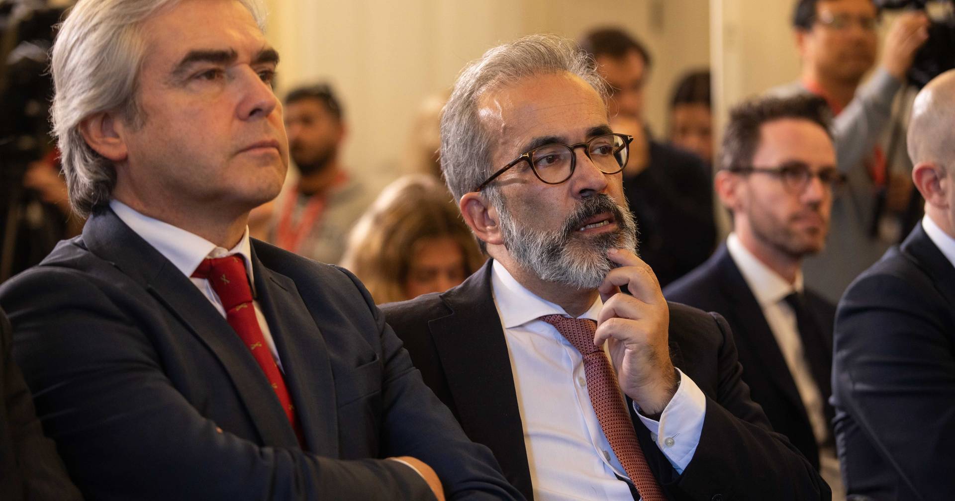 Paulo Rangel desafia oposição a deixar trabalhar o Governo - Expresso