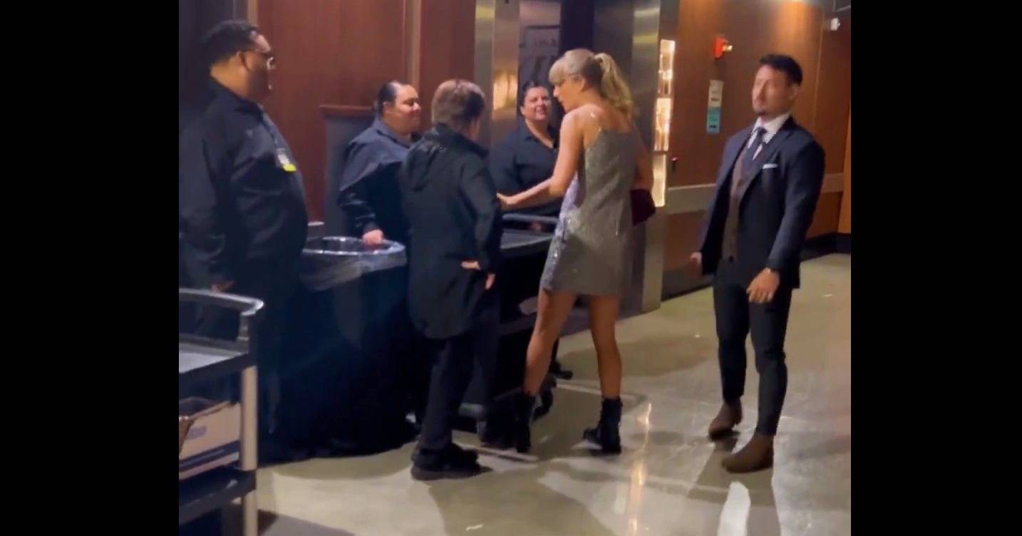 Vídeo mostra Taylor Swift a dar envelopes com gorjetas aos ...