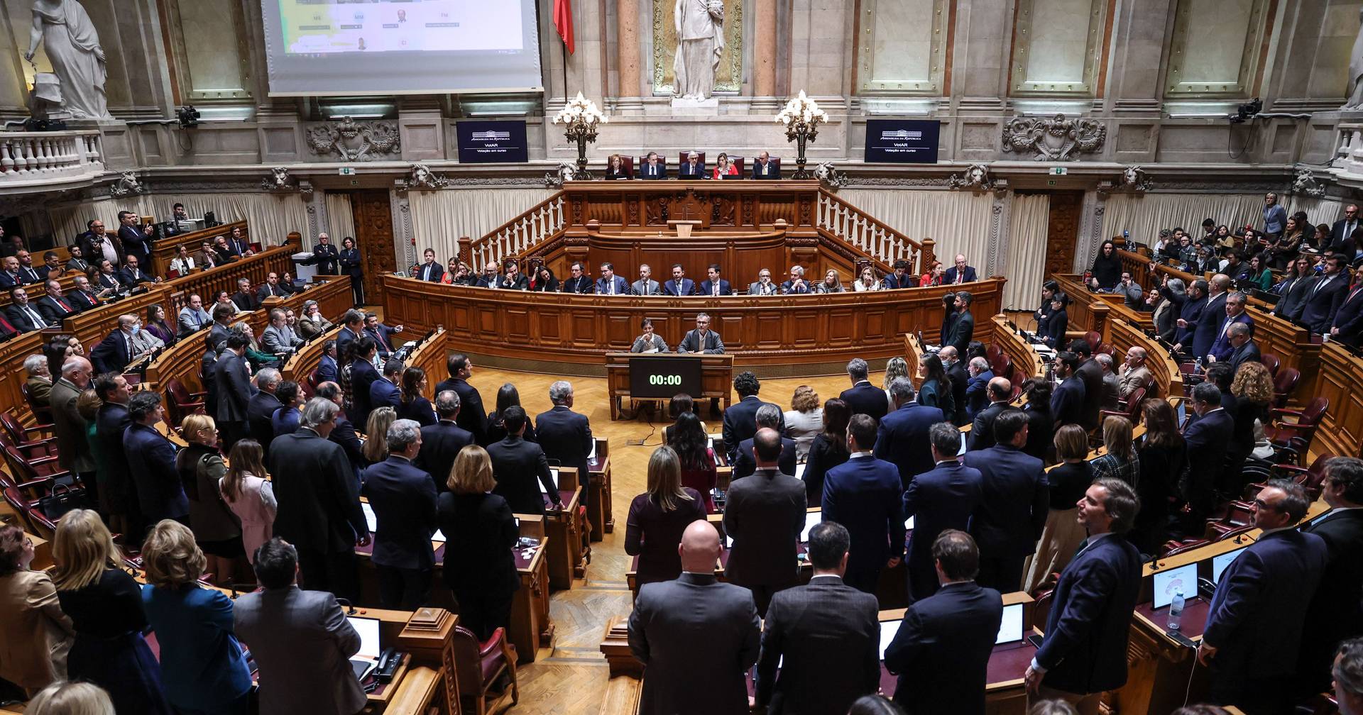 Lei dos solos: Parlamento aprovou alterações que permitem construir em ...