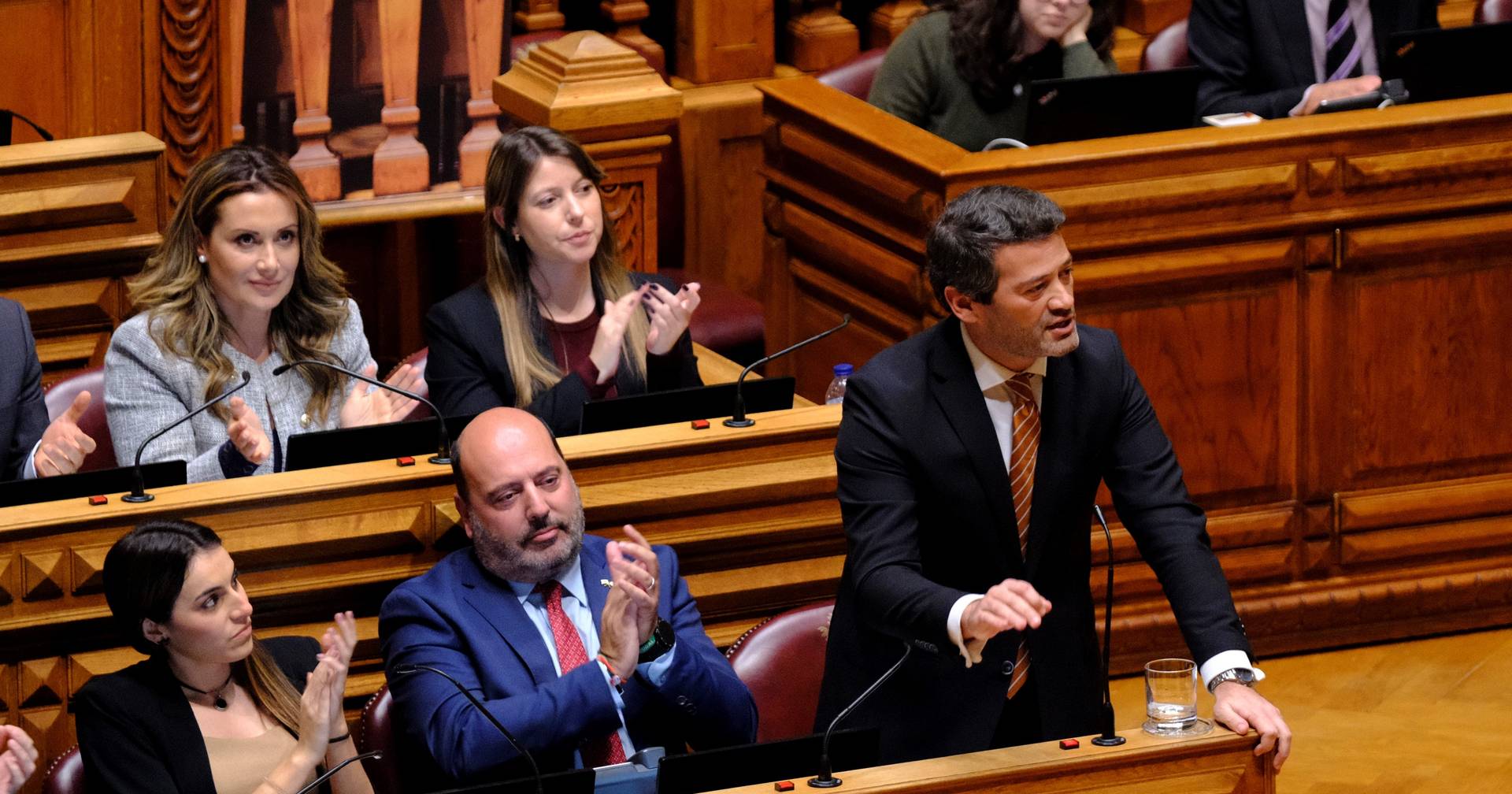 Chega vai votar a favor de descida do IRC, mas quer também redução da ...