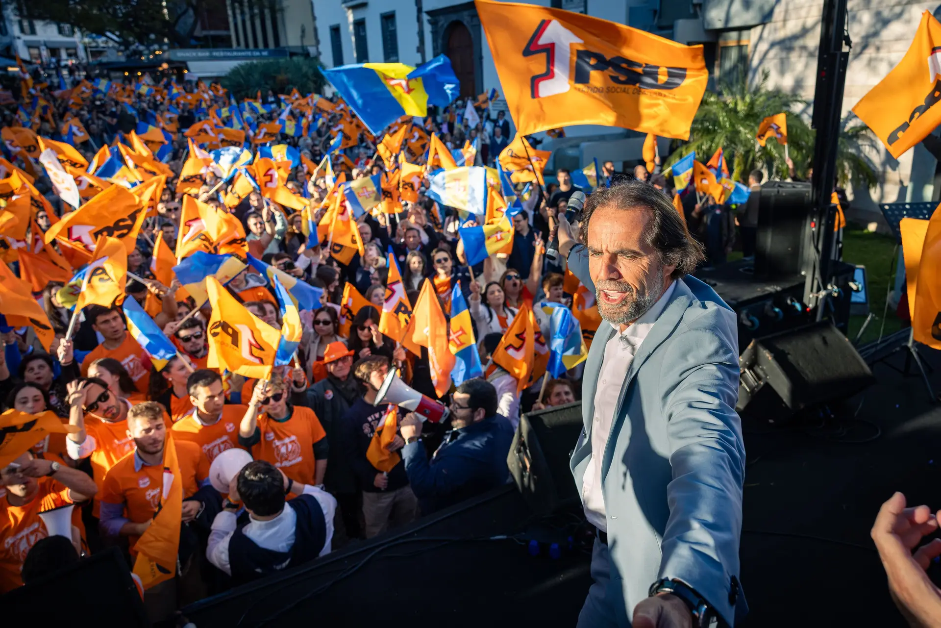 No final antecipado da campanha do PSD, Albuquerque exigiu maioria absoluta e deixa aviso a quem ...